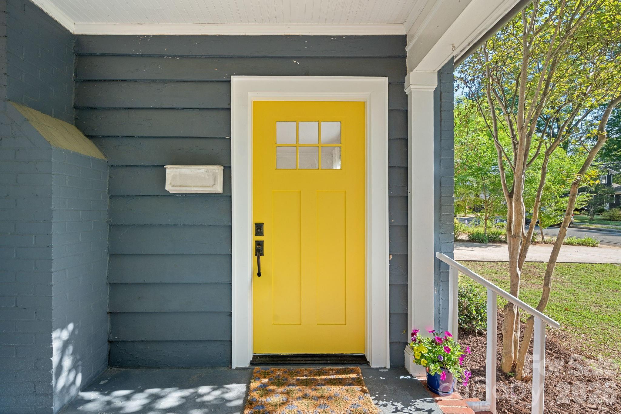 Photo 4 of 1621 Morningside Drive, Charlotte, NC