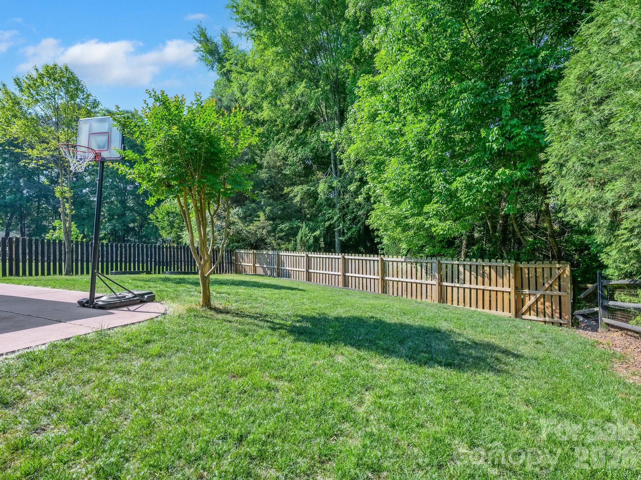 Photo 4 of 17234 Cambridge Woods Court, Charlotte, NC