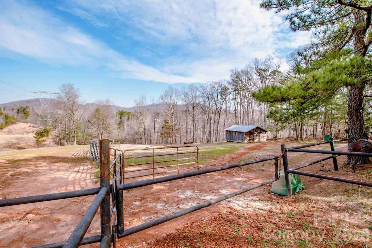 508 Liles Lane, Hiddenite, NC - photo 12 of 46