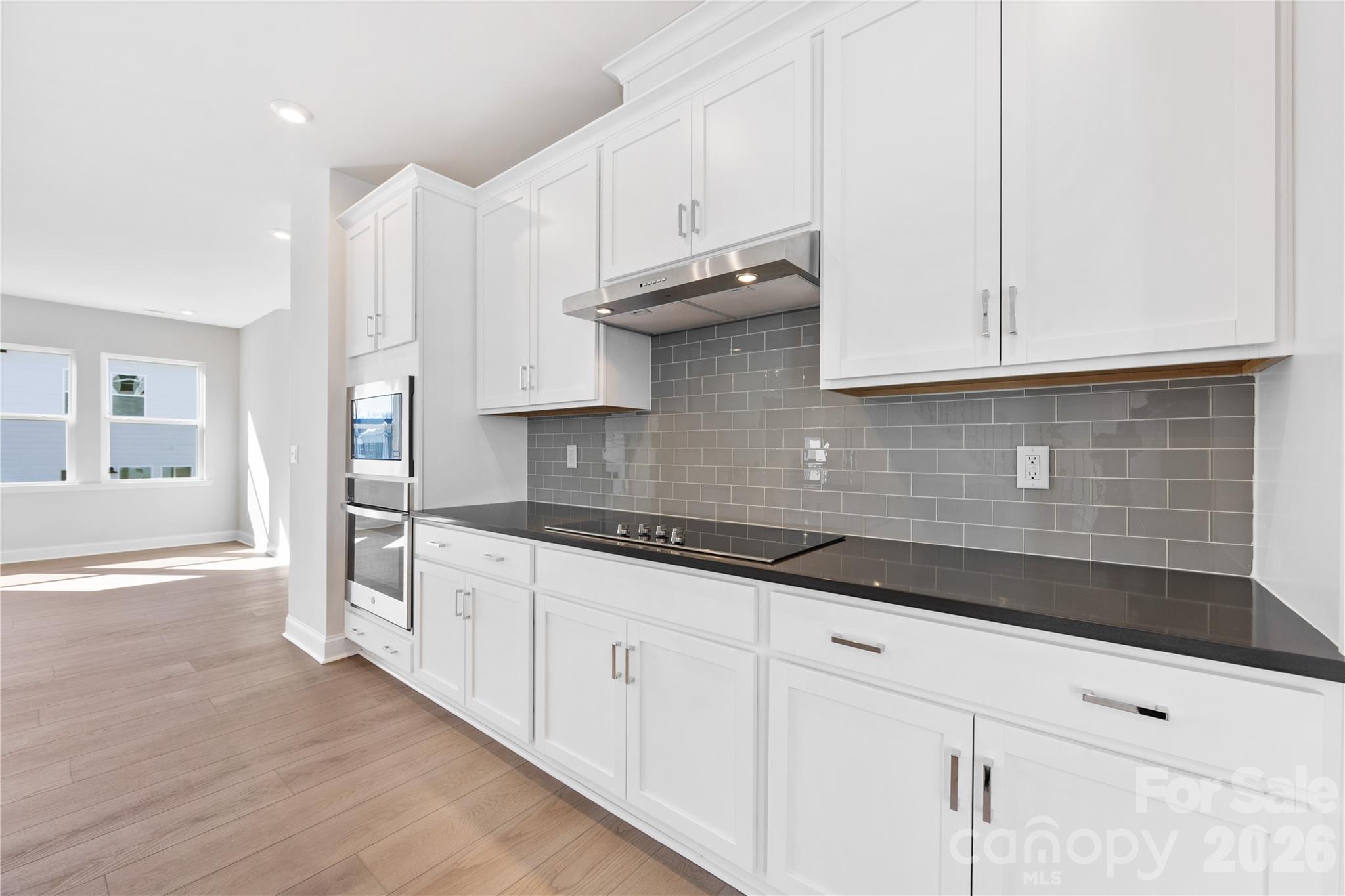Photo 11 of 905 Archway Lane, Charlotte, NC