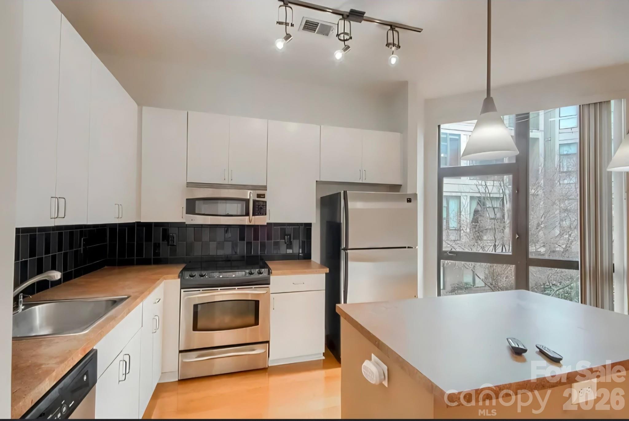 Photo 6 of 525 E 6th Street222, Charlotte, NC
