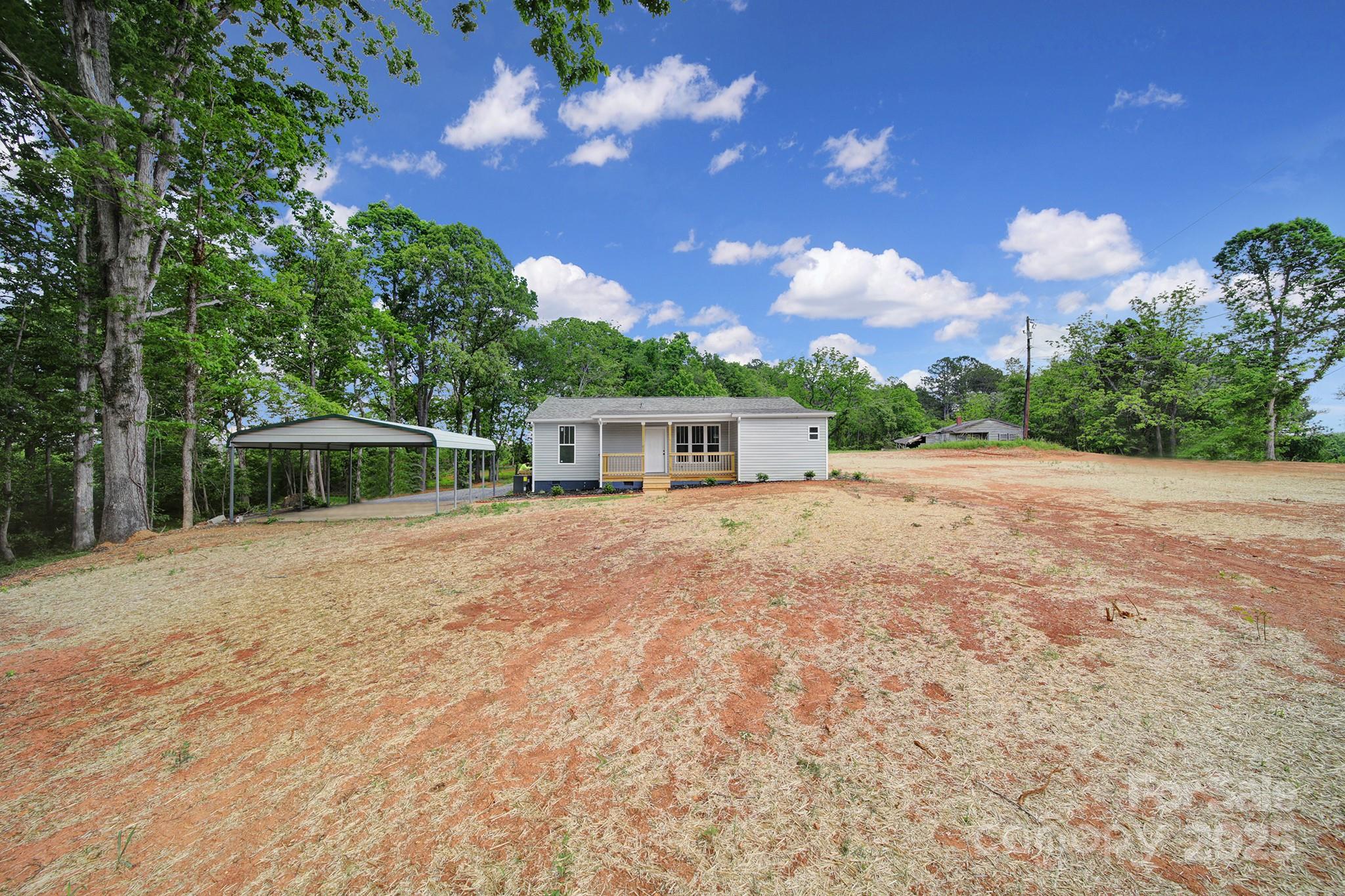 Photo 2 of 118 Henry Street, Lawndale, NC