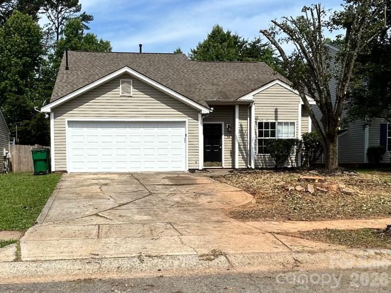 Home for sale at 821 Lakehill Road, Charlotte, NC — photo 1 of 15