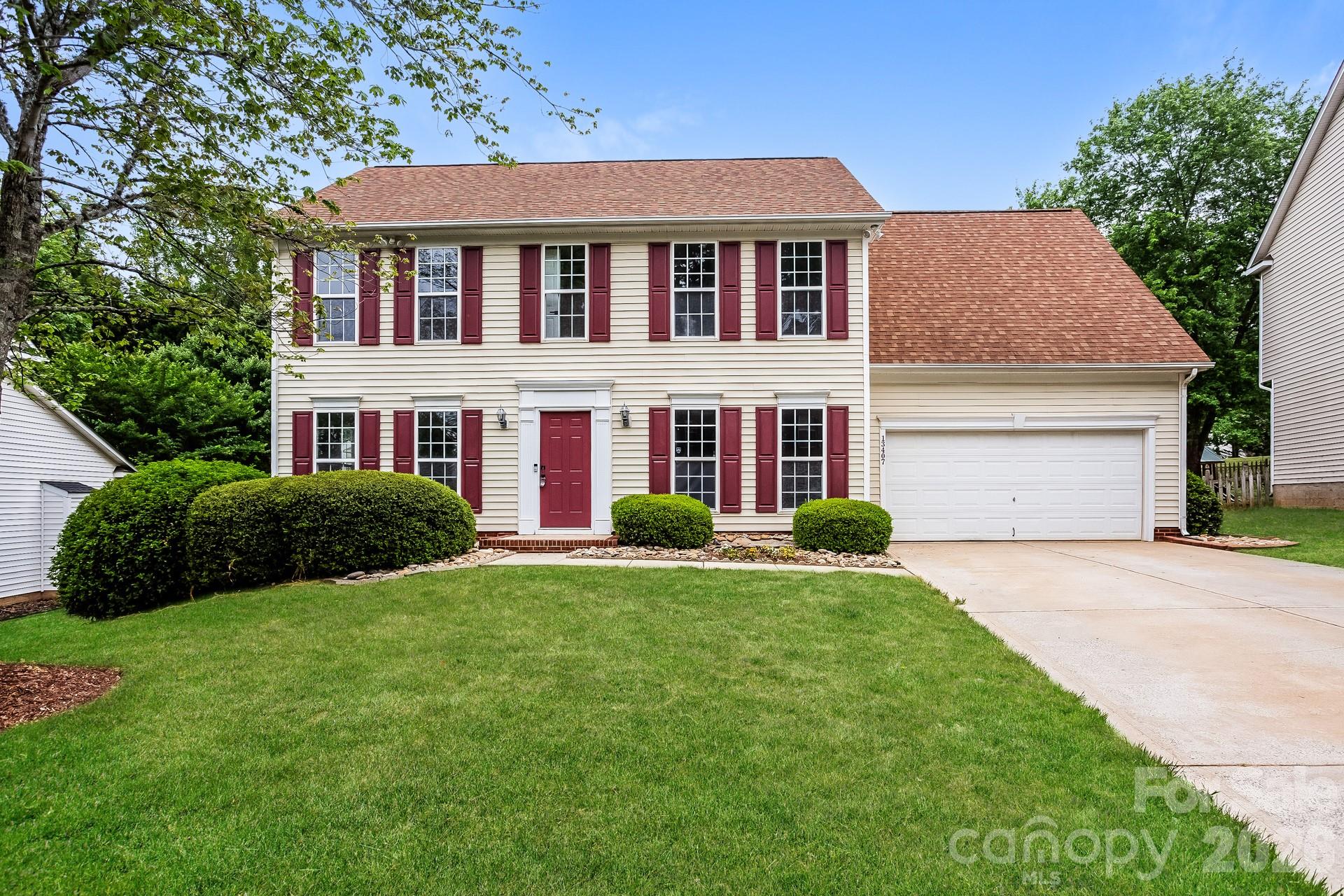 13407 Edgetree Drive, Pineville, NC