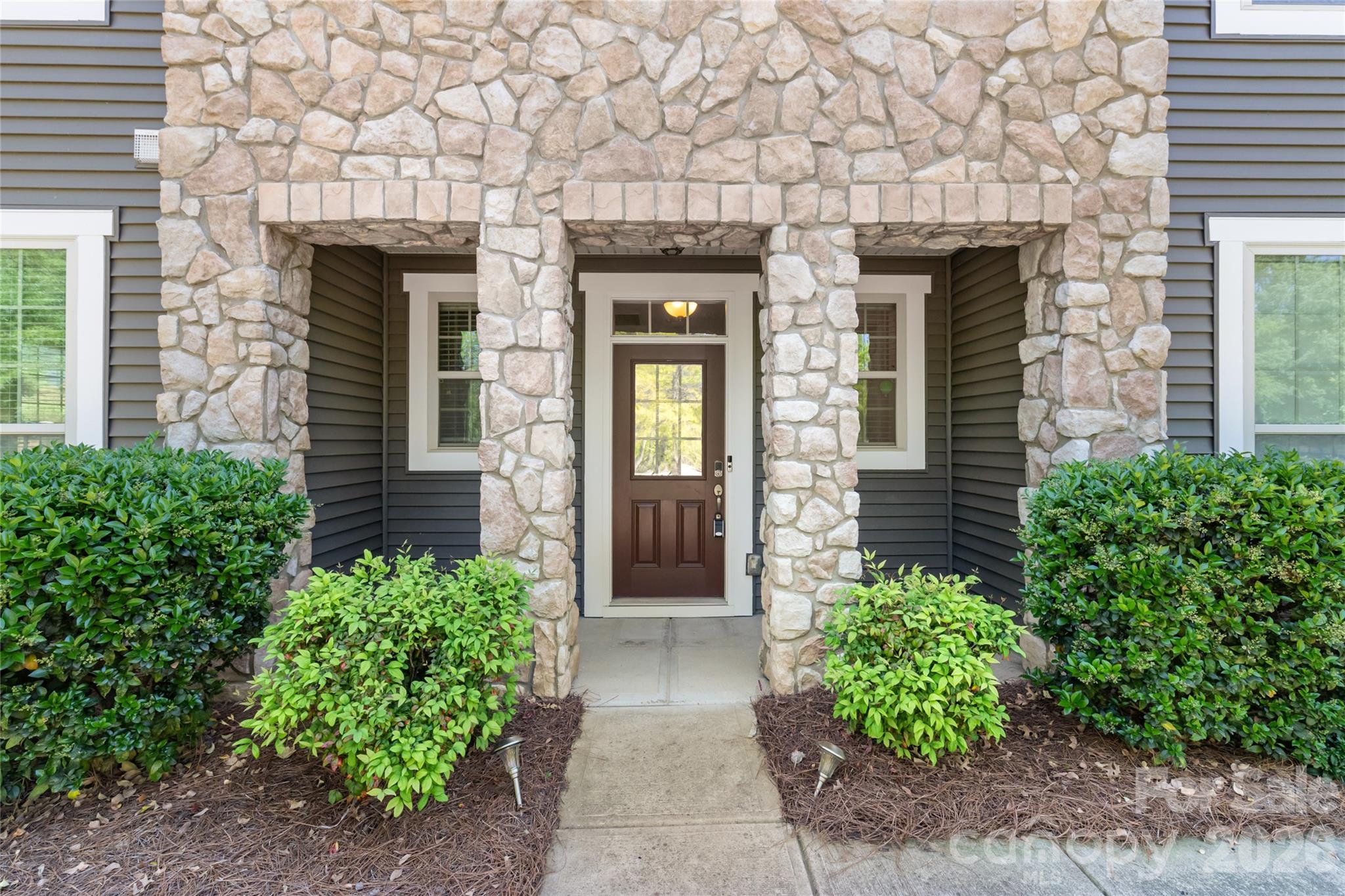 Photo 3 of 5662 Stonewells Drive, Charlotte, NC