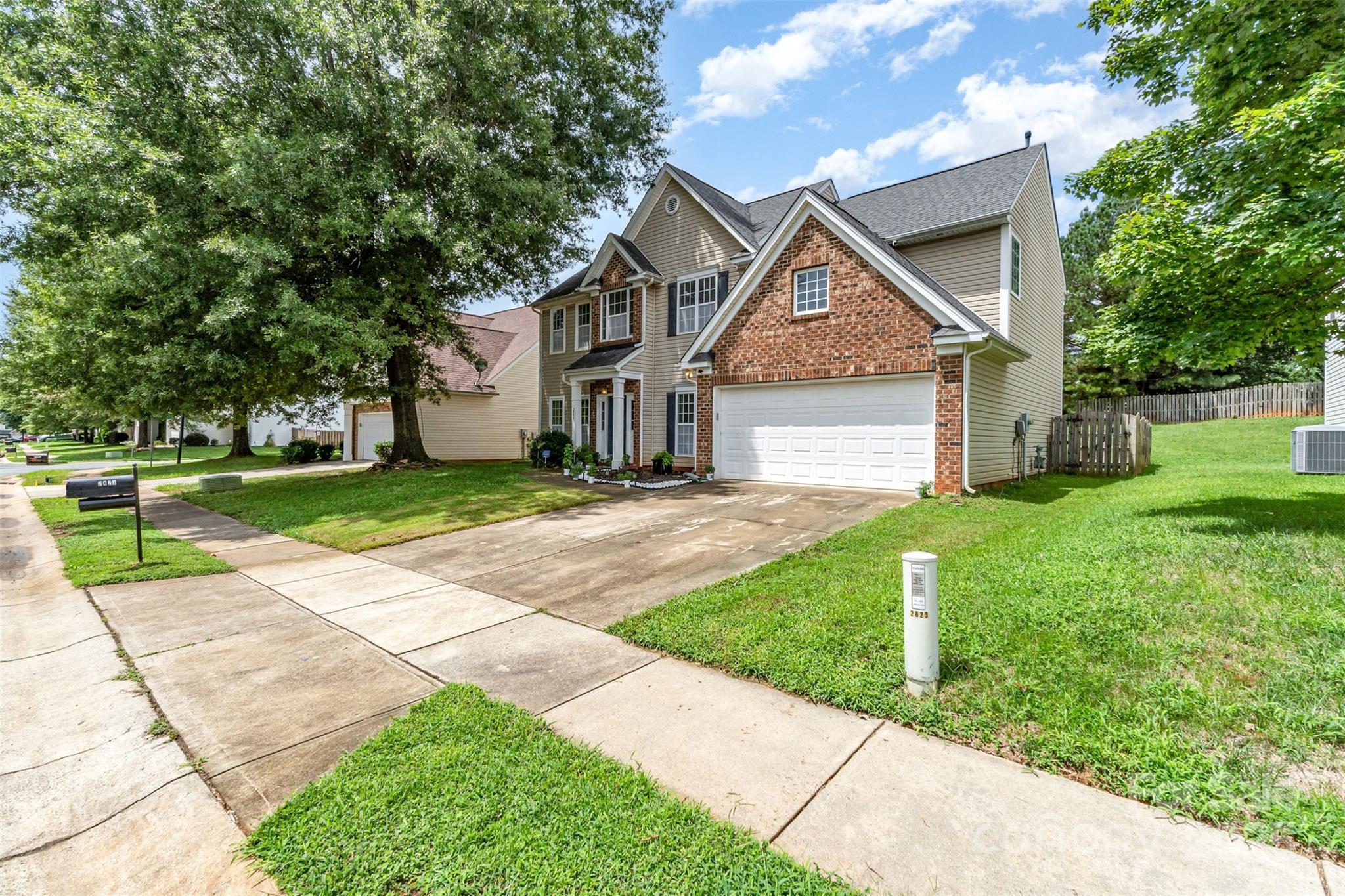 Photo 2 of 2823 Oakdale Pasture Drive, Charlotte, NC