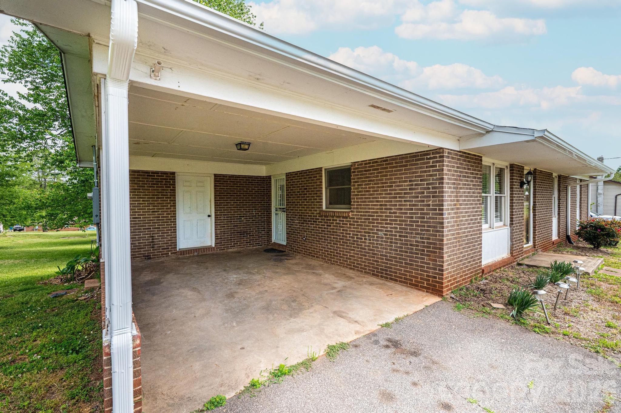 3886 Clay Street, Claremont, NC - photo 11 of 38