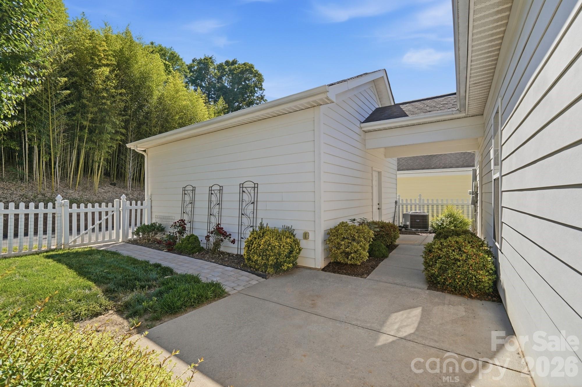 Photo 34 of 13344 Old Compton Court, Pineville, NC