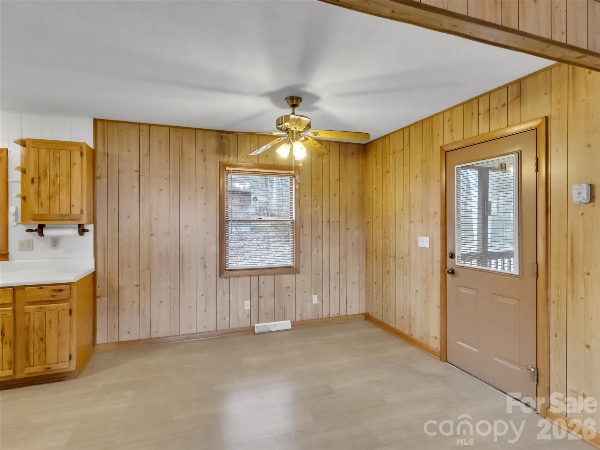 122 Vinewood Drive, Waynesville, NC - photo 9 of 46