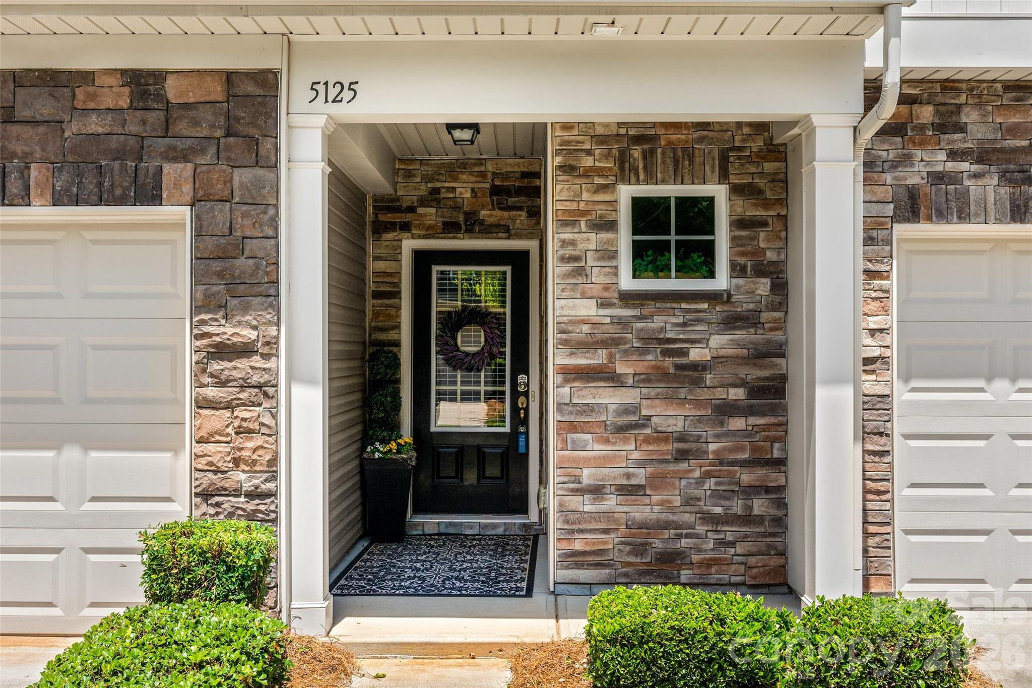 Photo 2 of 5125 Mount Clare Lane, Charlotte, NC