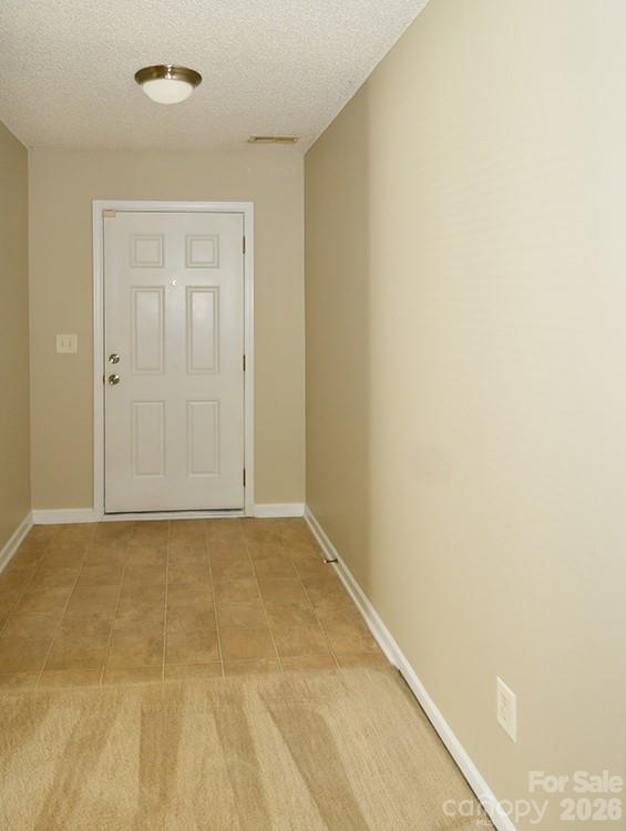 Photo 3 of 6710 Goldenwillow Drive, Charlotte, NC