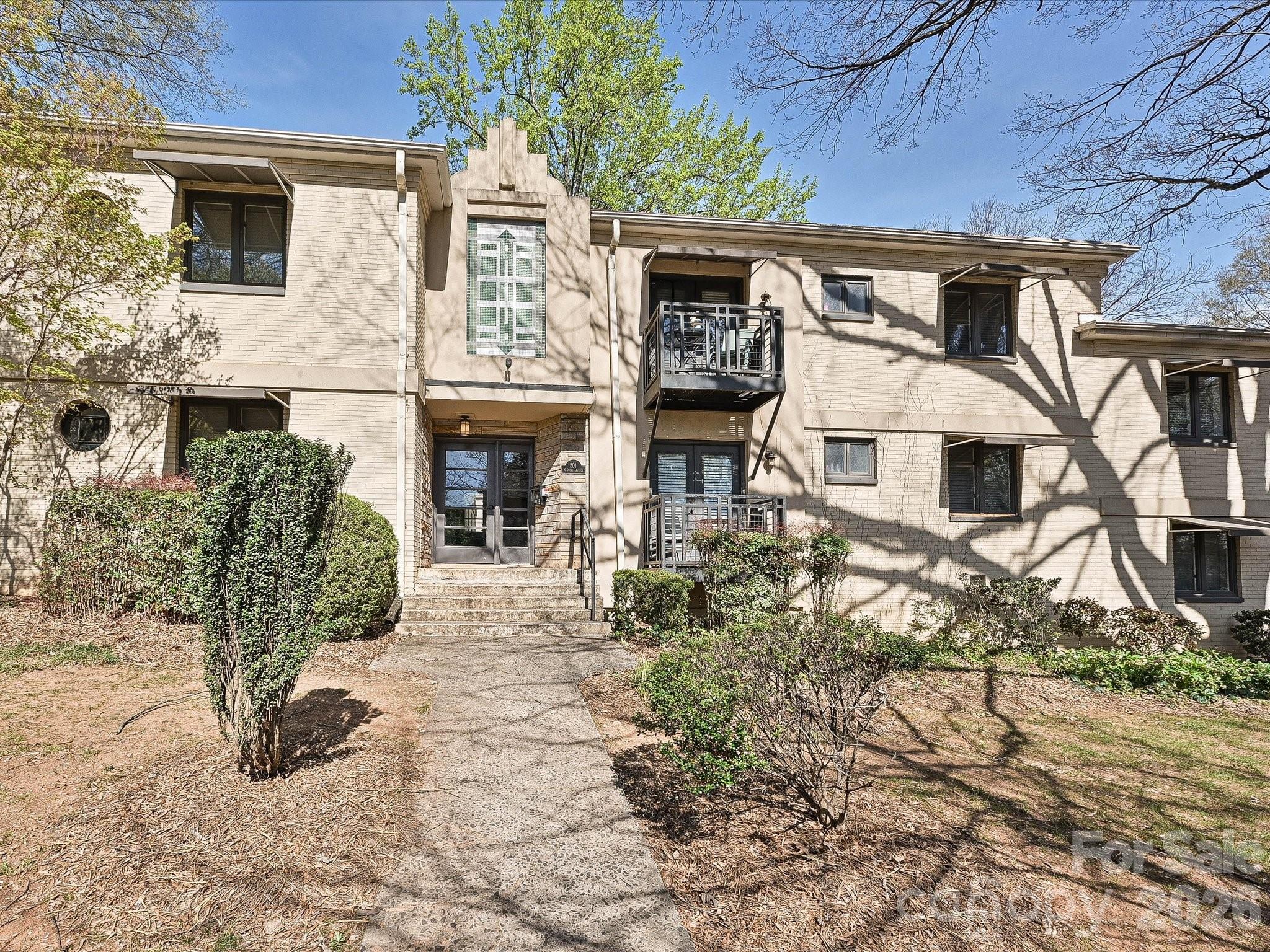 Home for sale at 201 N Dotger AvenueC9, Charlotte, NC — photo 1 of 15