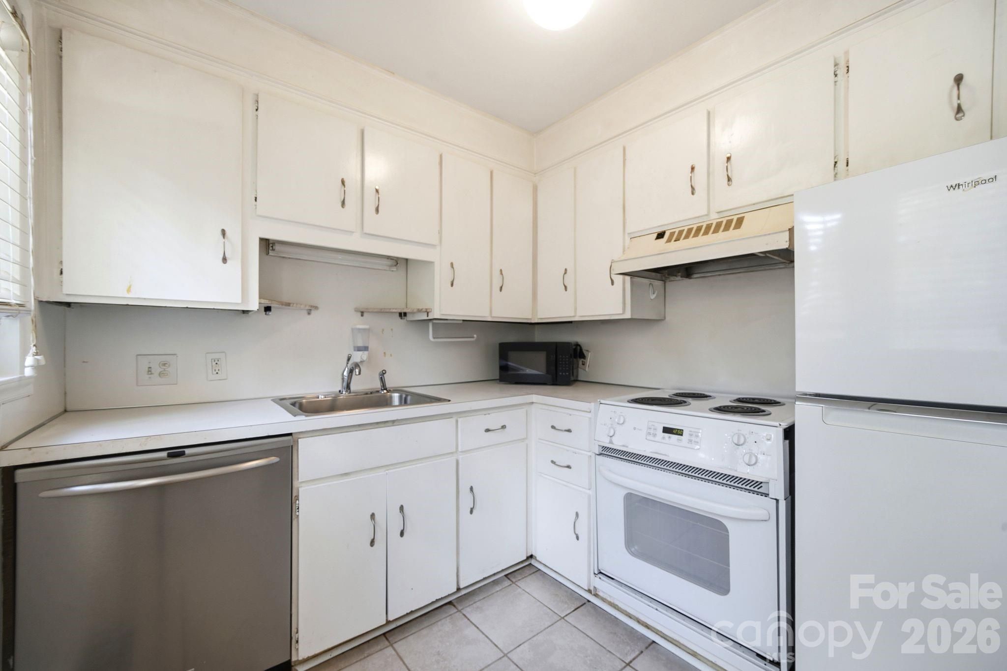 Photo 3 of 1833 Jameston Drive, Charlotte, NC