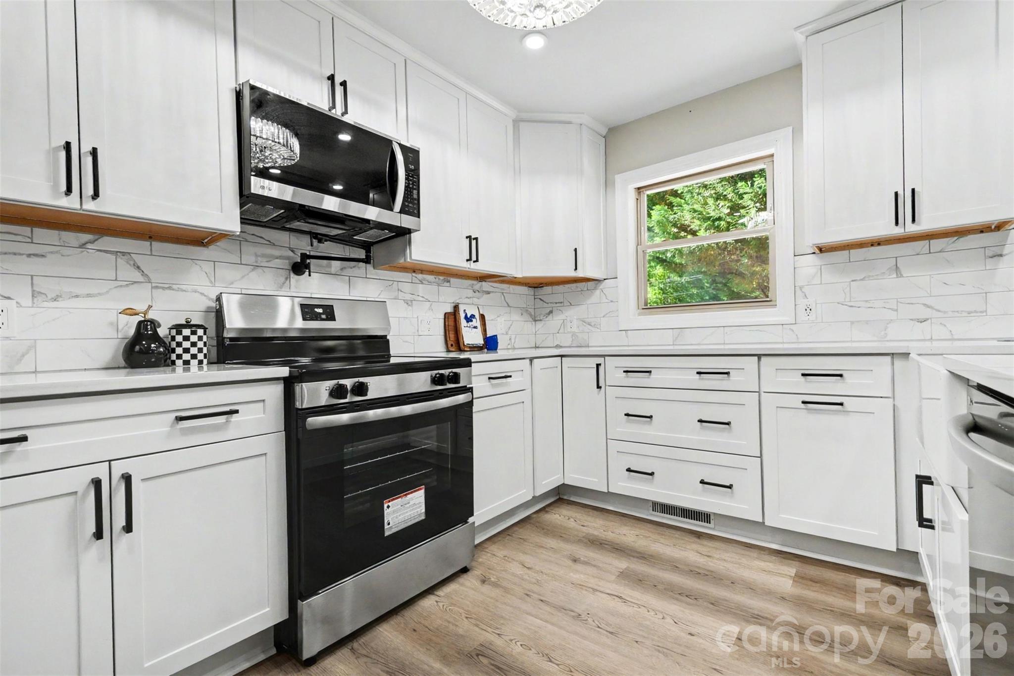 738 Edgemoor Drive, Mooresville, NC - photo 10 of 26