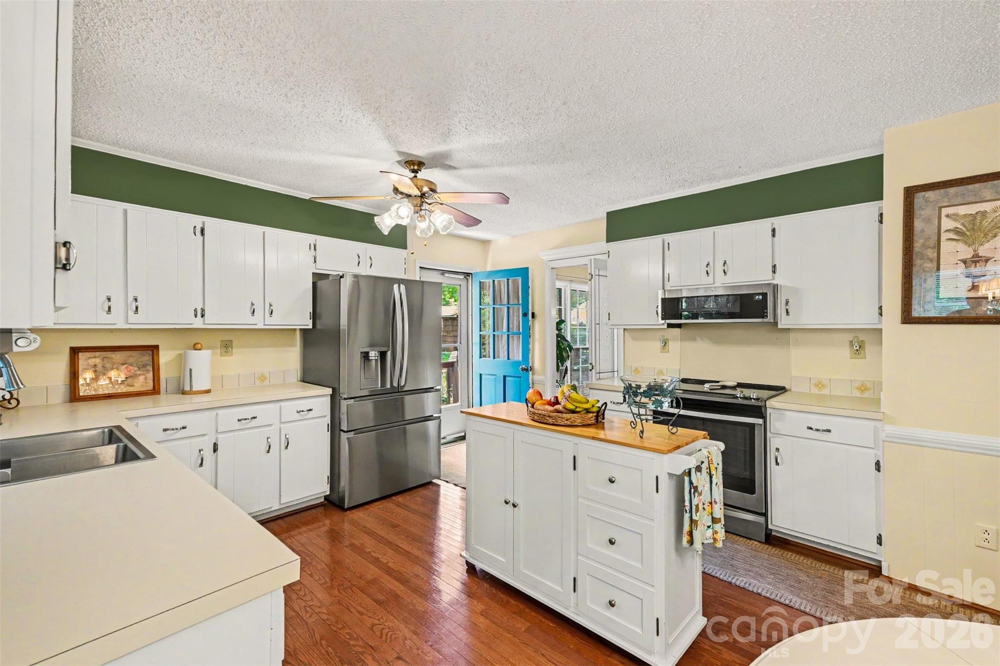 5523 Beaver Dam Lane, Mint Hill, NC - photo 4 of 36