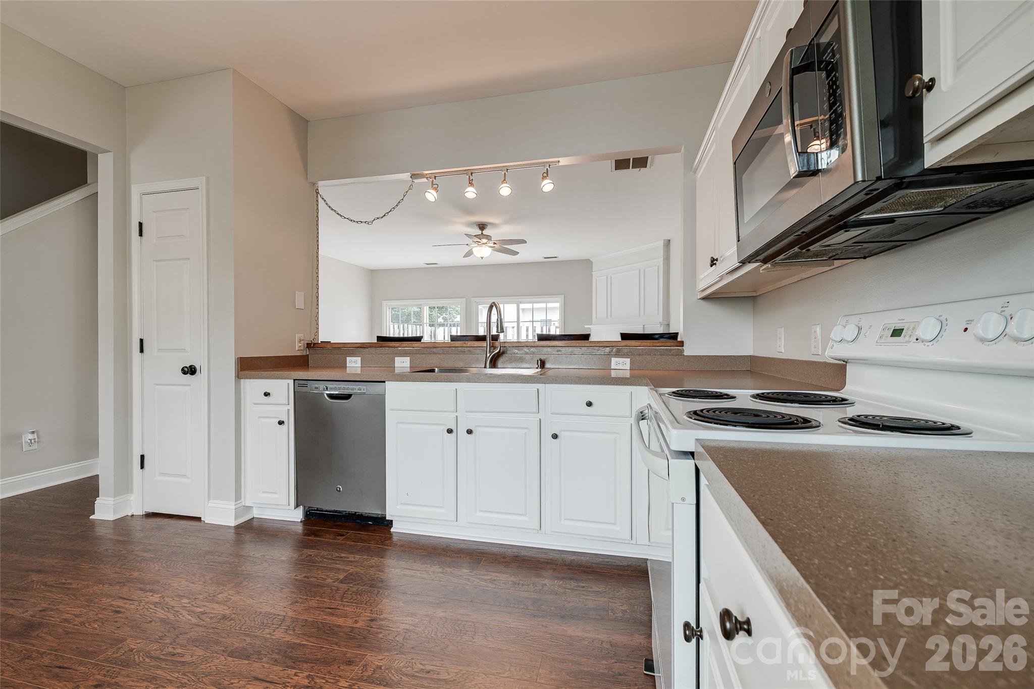 Photo 4 of 3186 Mannington Drive, Charlotte, NC