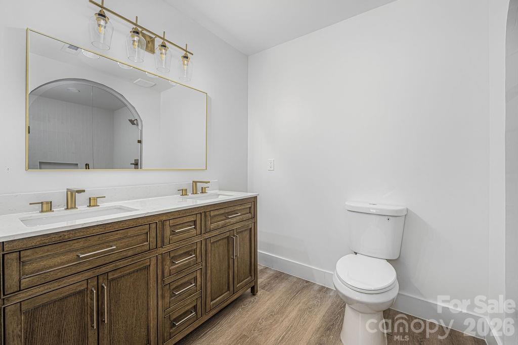 911 E Woodlawn Road, Charlotte, NC - photo 21 of 47