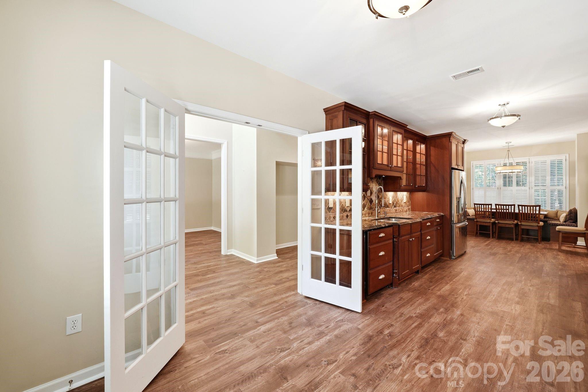 Photo 9 of 7711 Abbotsinch Court, Charlotte, NC