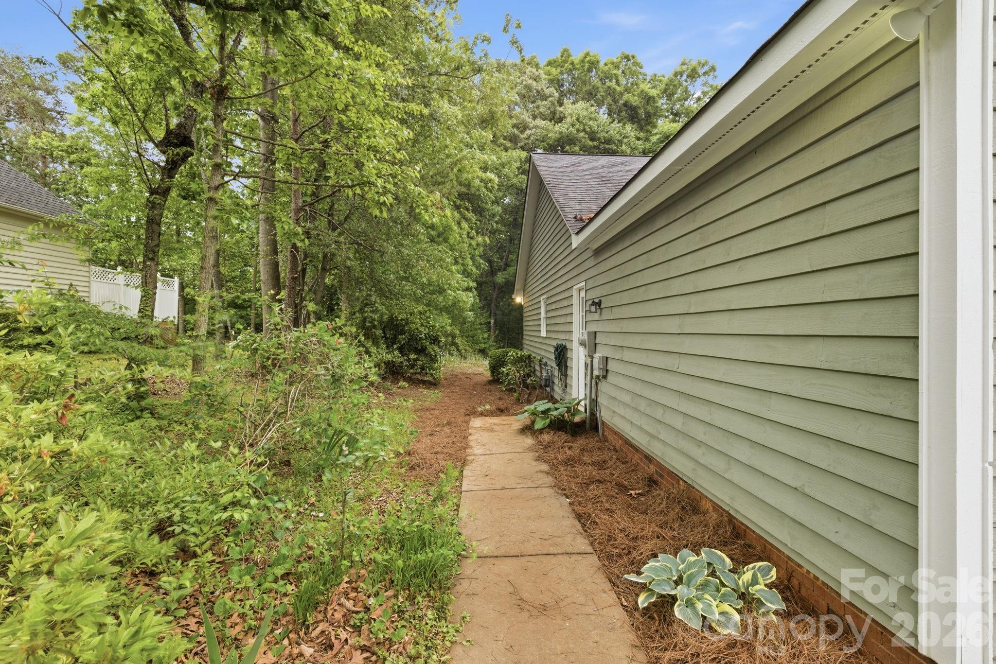 4804 Elmhurst Drive NE, Hickory, NC - photo 27 of 40