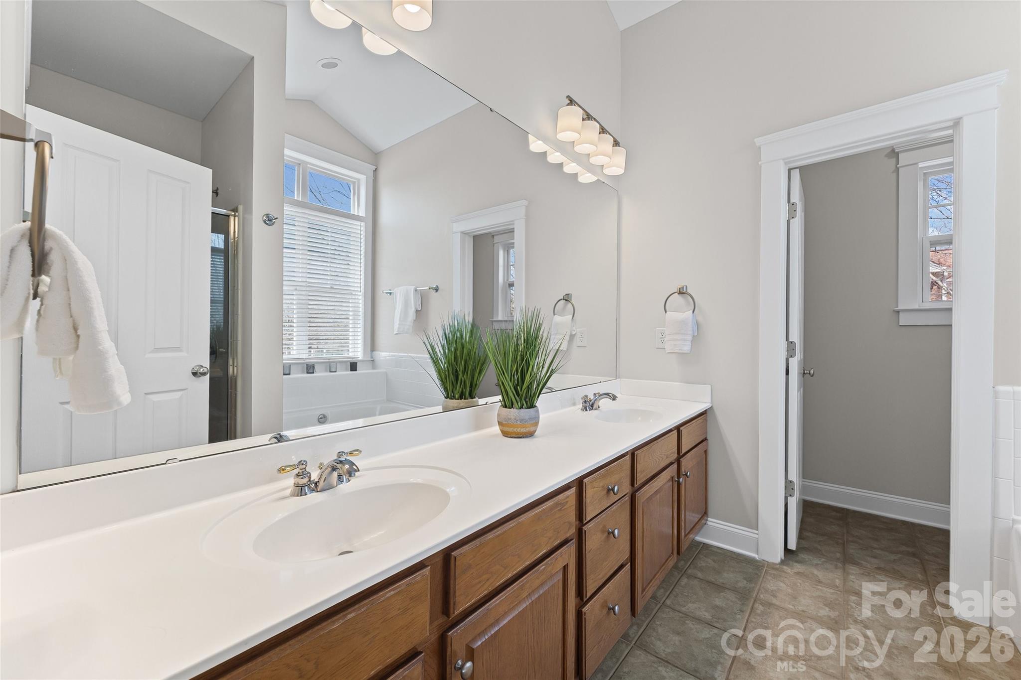 1039 Hunters Run Drive, Tega Cay, SC - photo 13 of 38