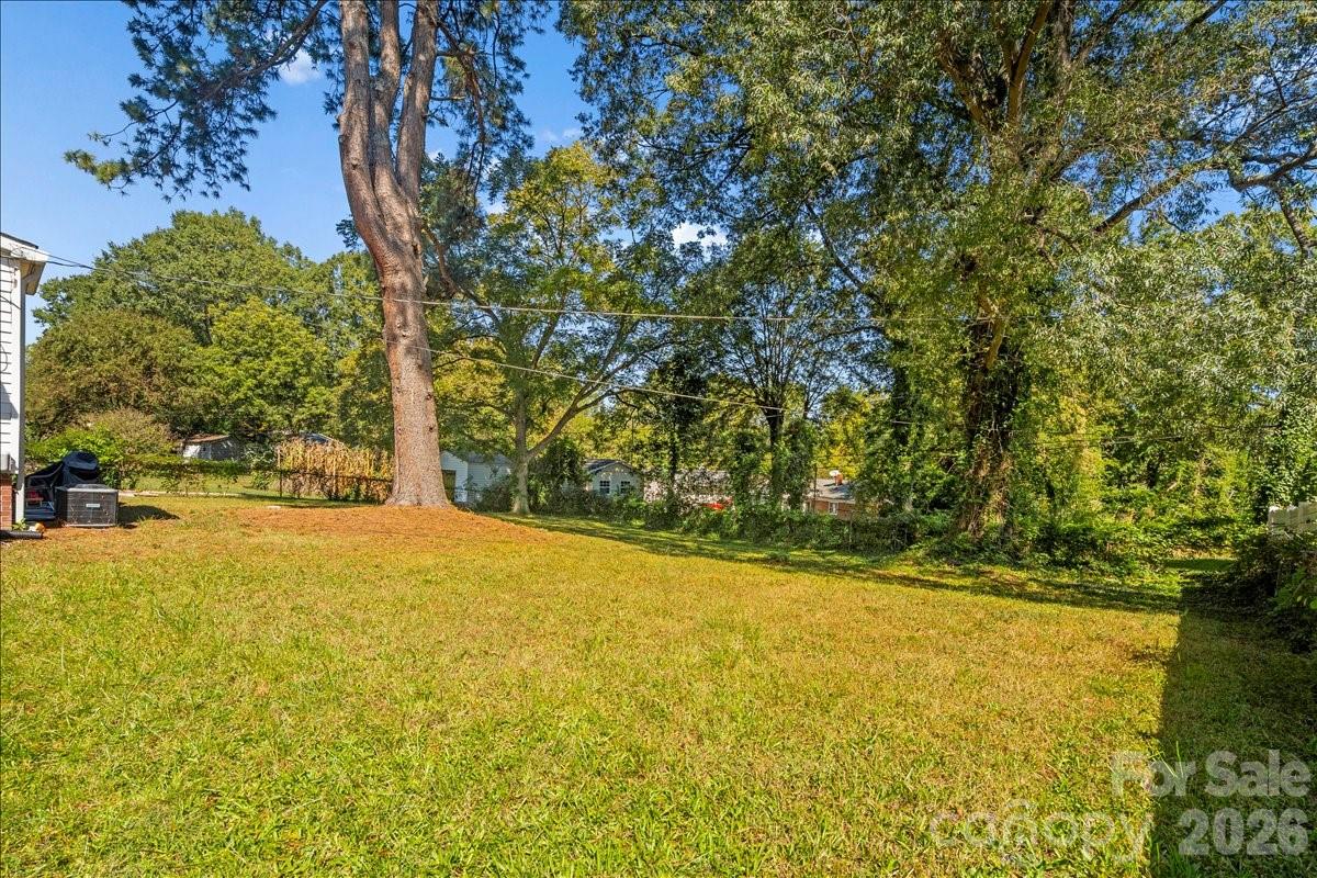 Photo 2 of 1222 E Park Drive, Gastonia, NC