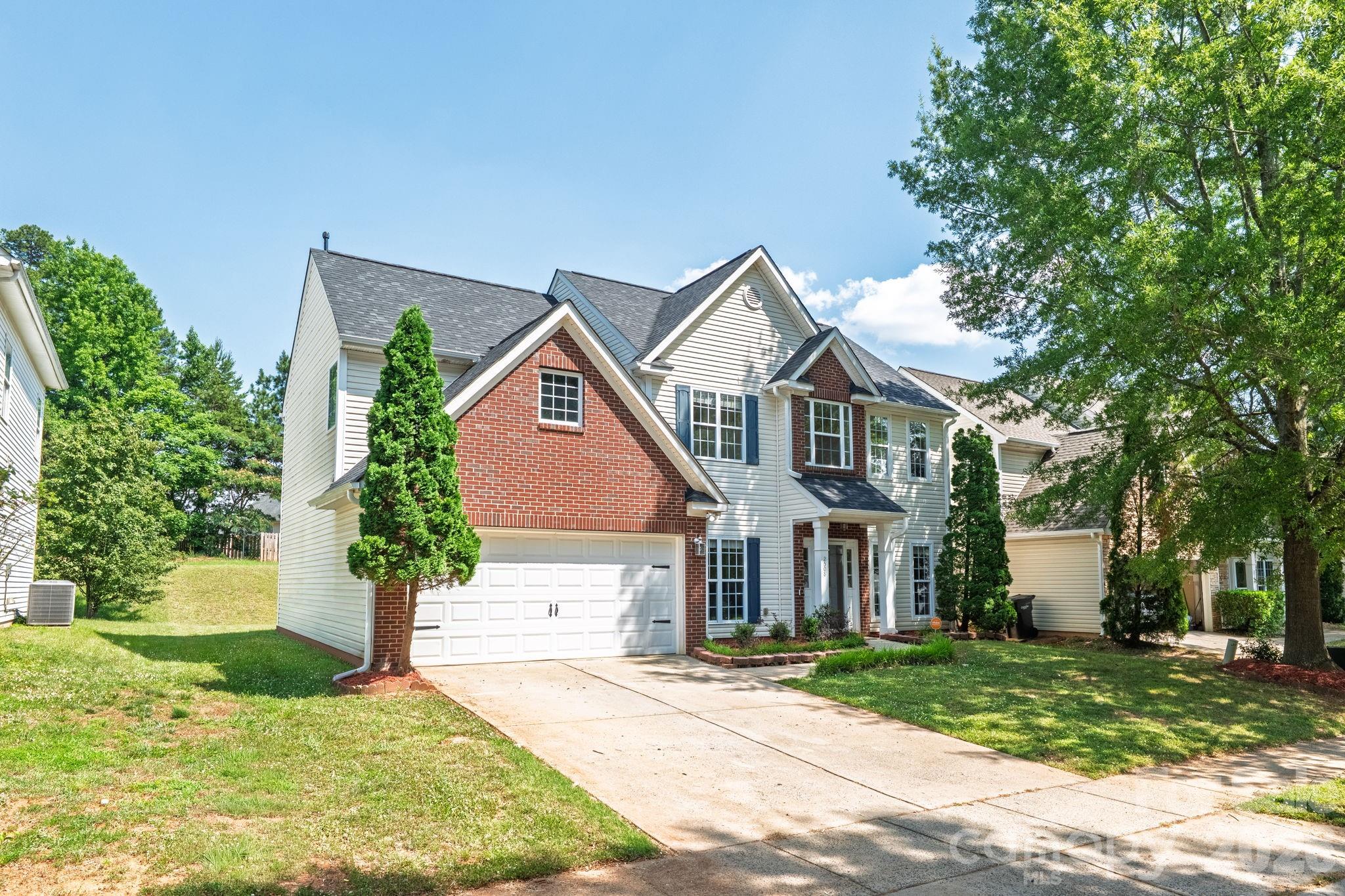 Home for sale at 2508 OAKDALE CREEK Lane17, Charlotte, NC — photo 1 of 39