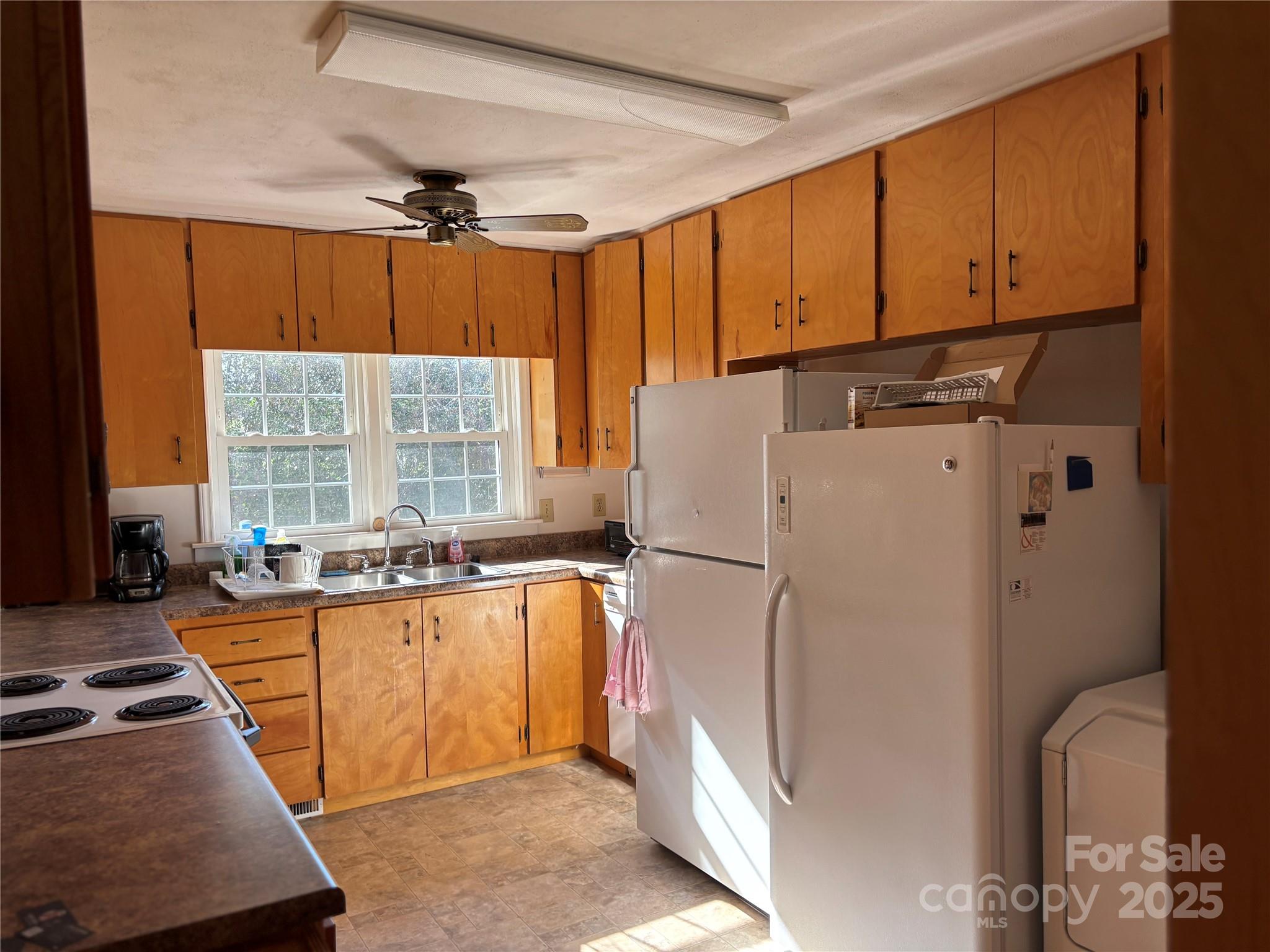 Photo 4 of 1623 Kimberly Drive, Gastonia, NC