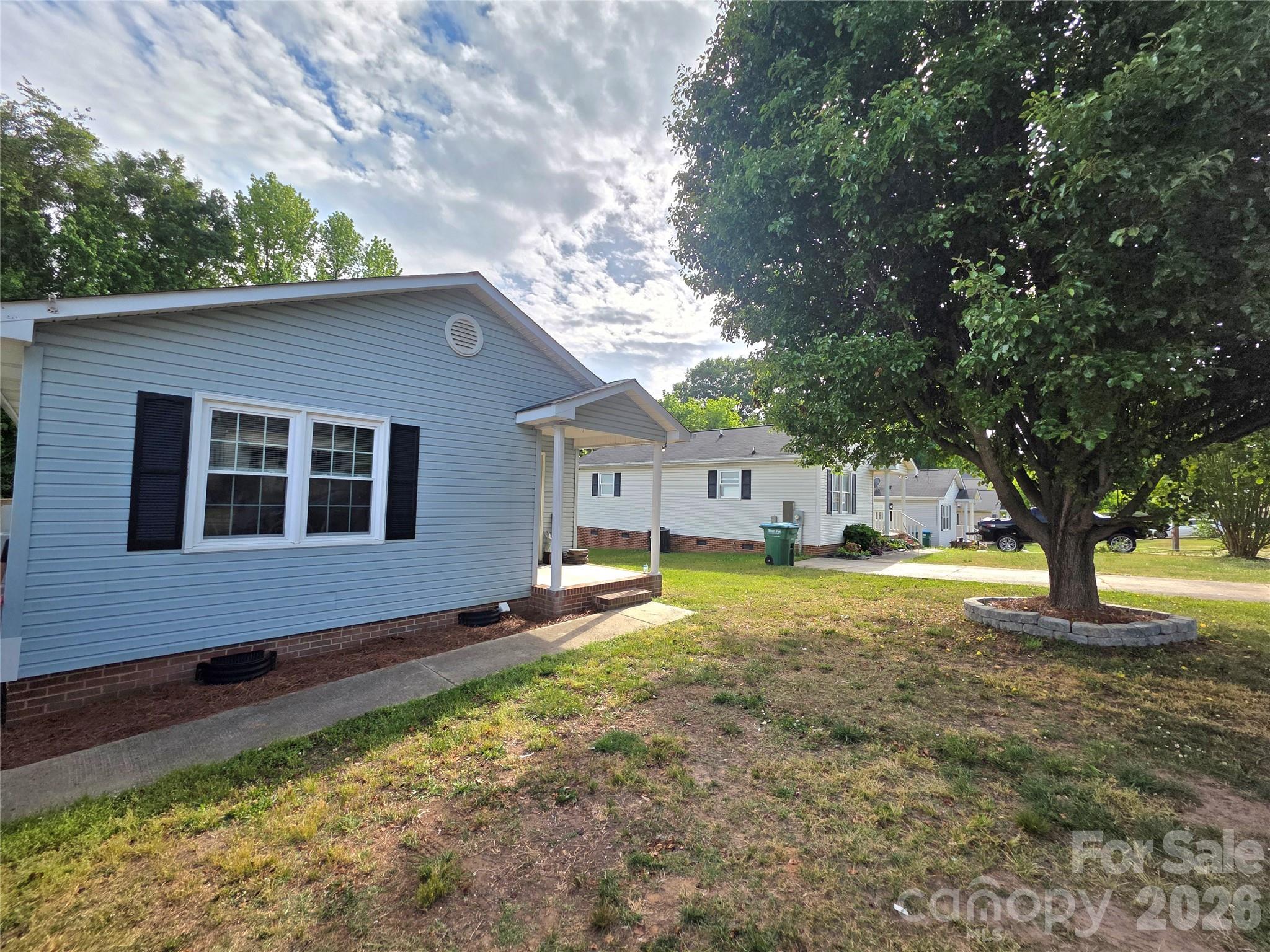 Photo 2 of 220 E Alabama Avenue, Bessemer City, NC