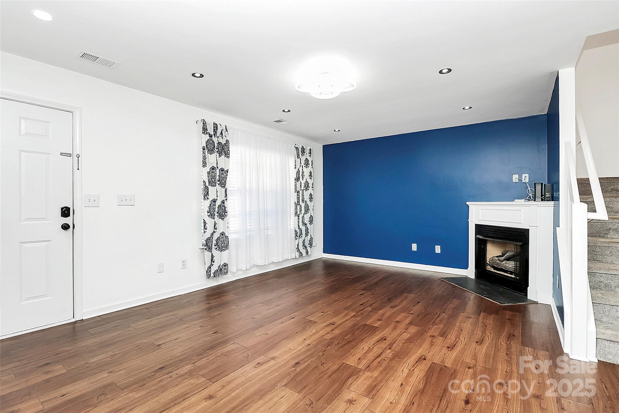 Photo 5 of 10549 Yellow Rose Lane, Charlotte, NC