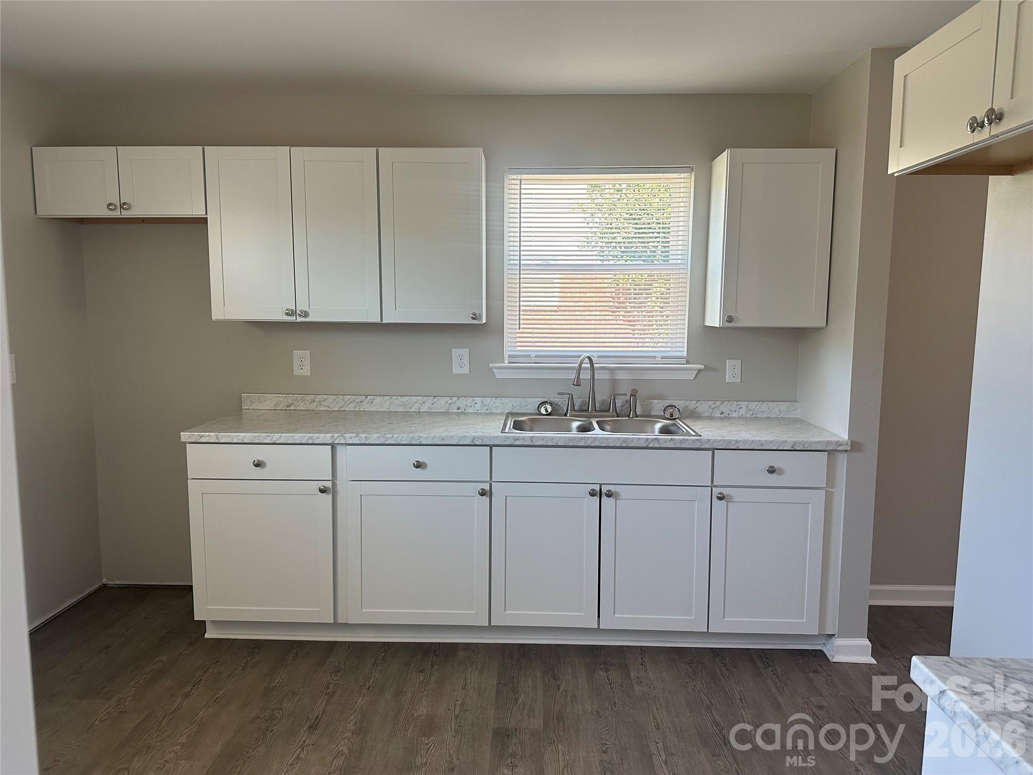 Photo 10 of 509 Skipwith Place, Charlotte, NC
