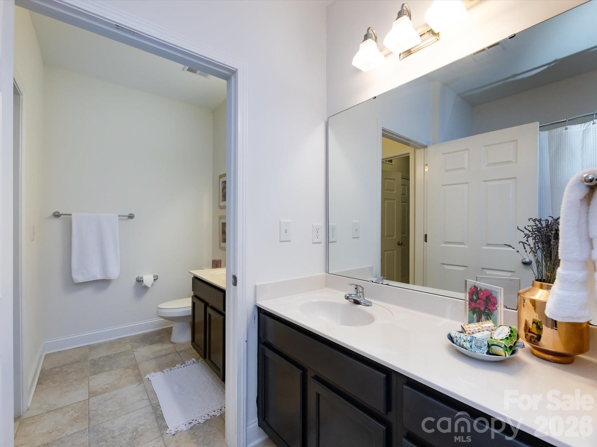 Photo 24 of 1000 E Woodlawn Road113, Charlotte, NC