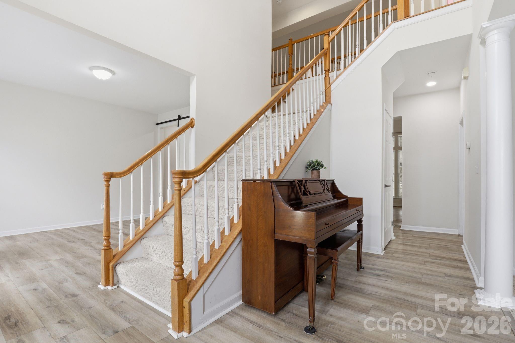 Photo 4 of 3909 Meadow Green Drive, Charlotte, NC