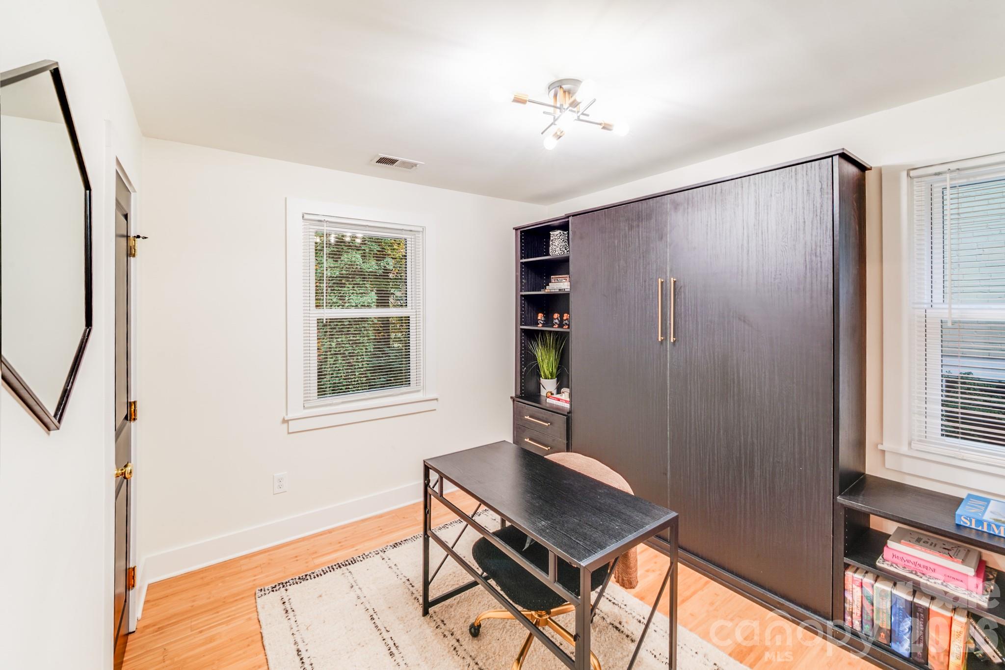 Photo 16 of 4910 Valley Stream Road, Charlotte, NC