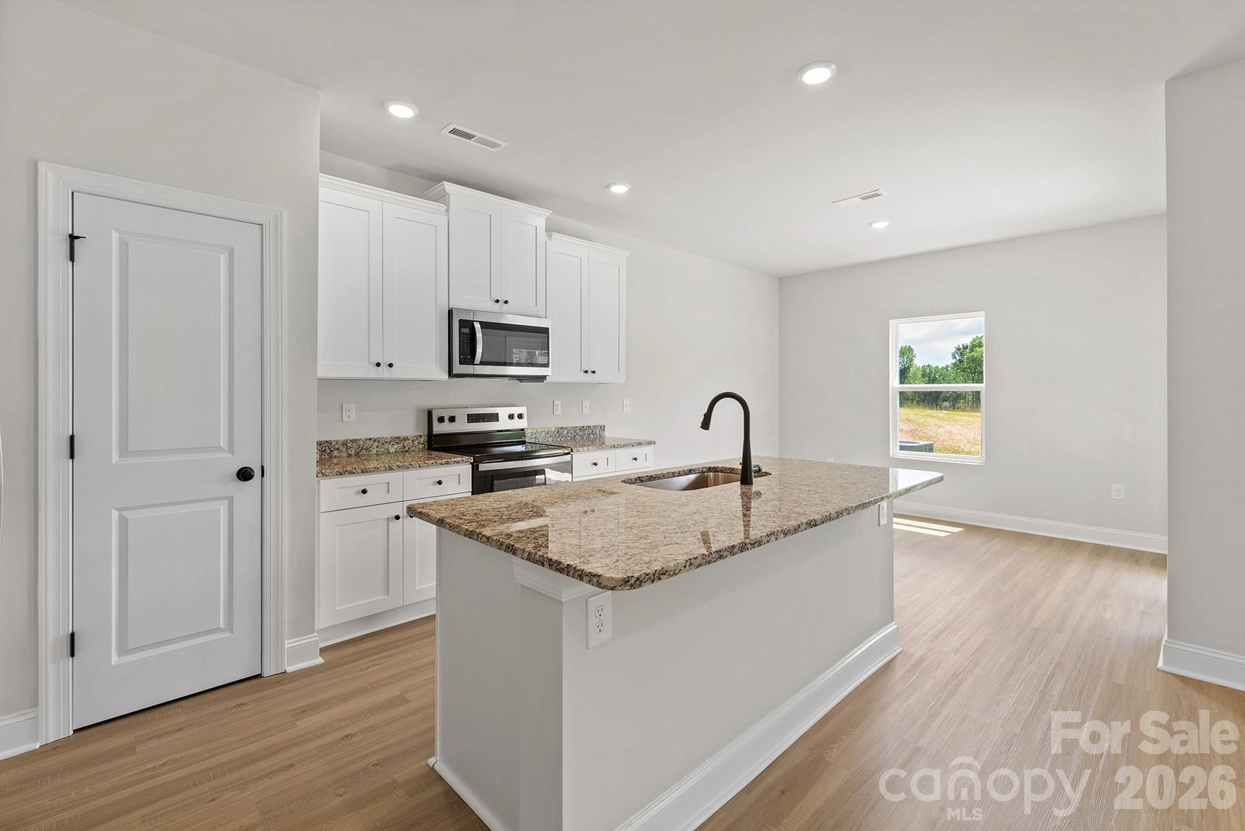 Photo 5 of 6508 Fairford Drive, Charlotte, NC