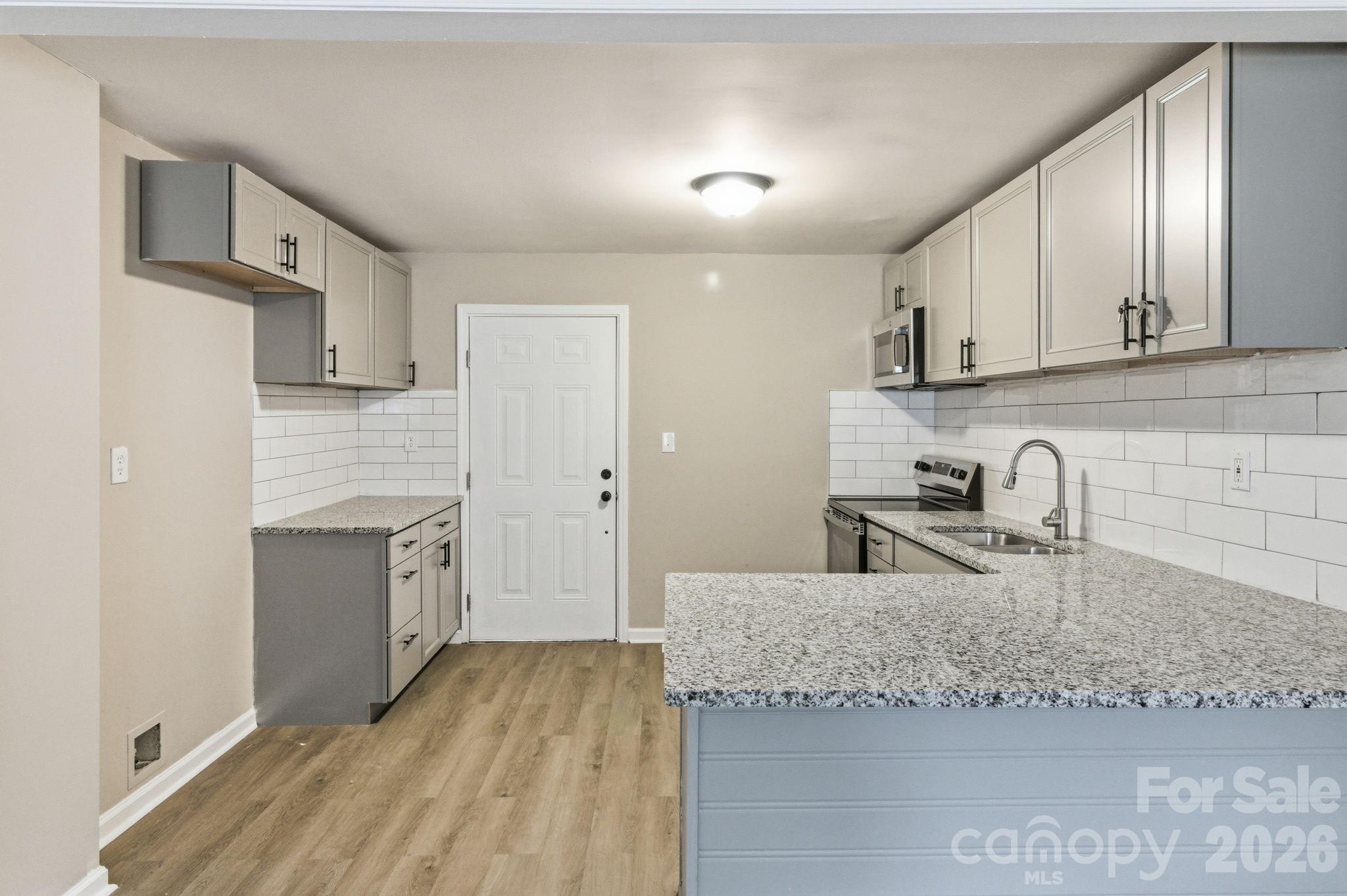 Photo 4 of 2732 Thornton Road, Charlotte, NC