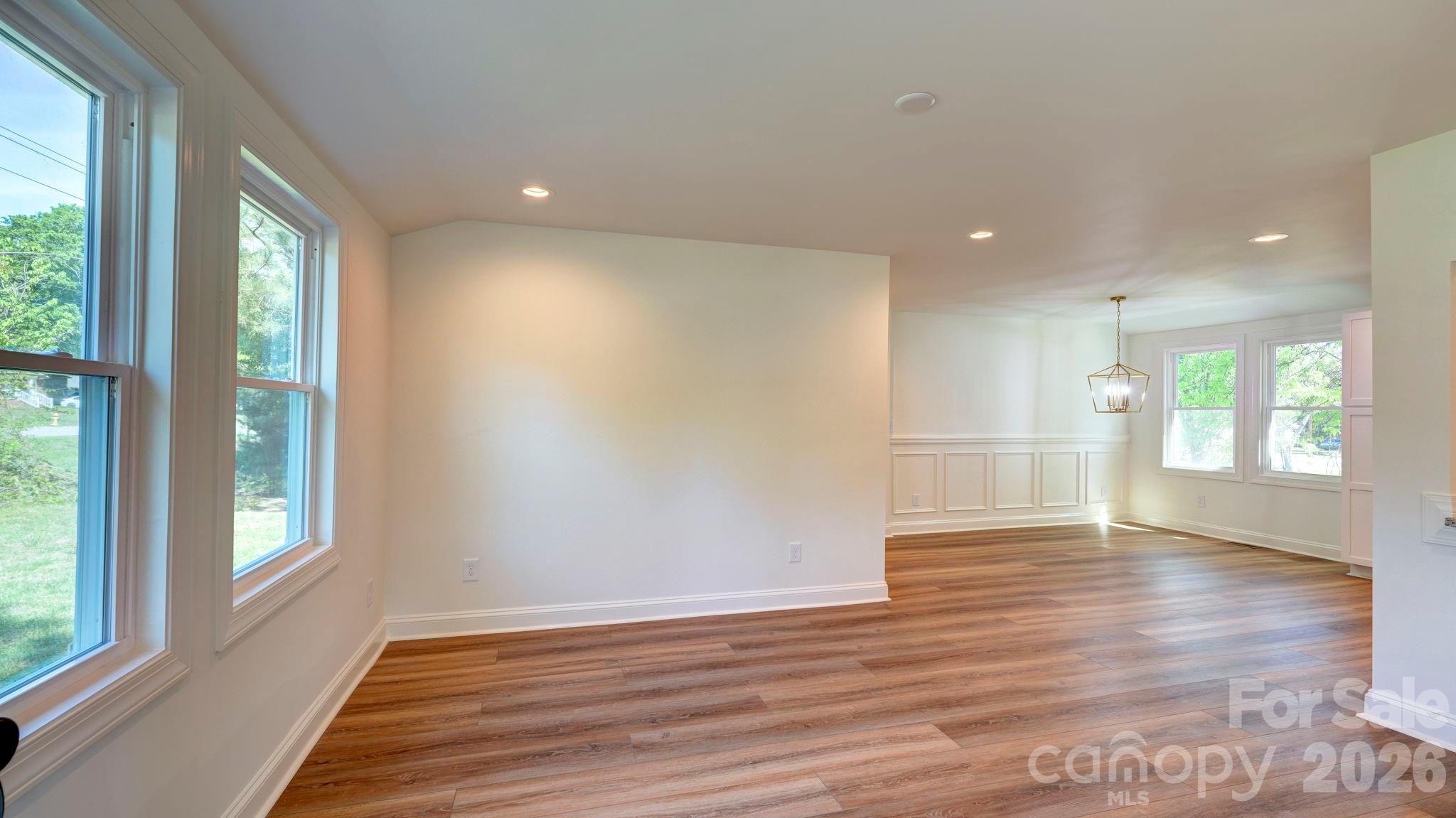 Photo 4 of 410 Patricia Avenue, Harrisburg, NC