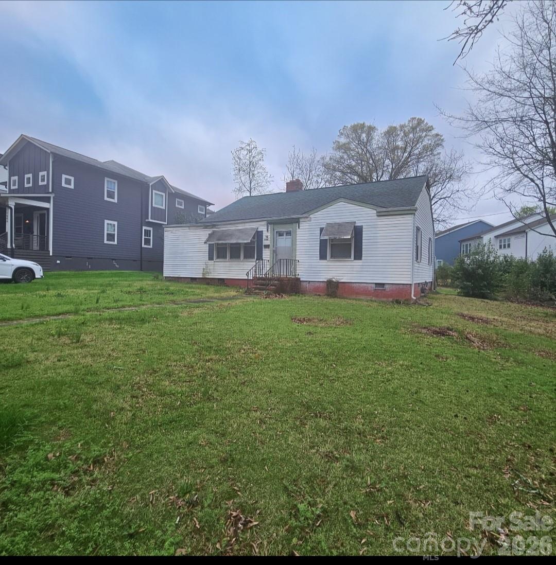 Exterior of 1040 Drummond Avenue, Charlotte, NC