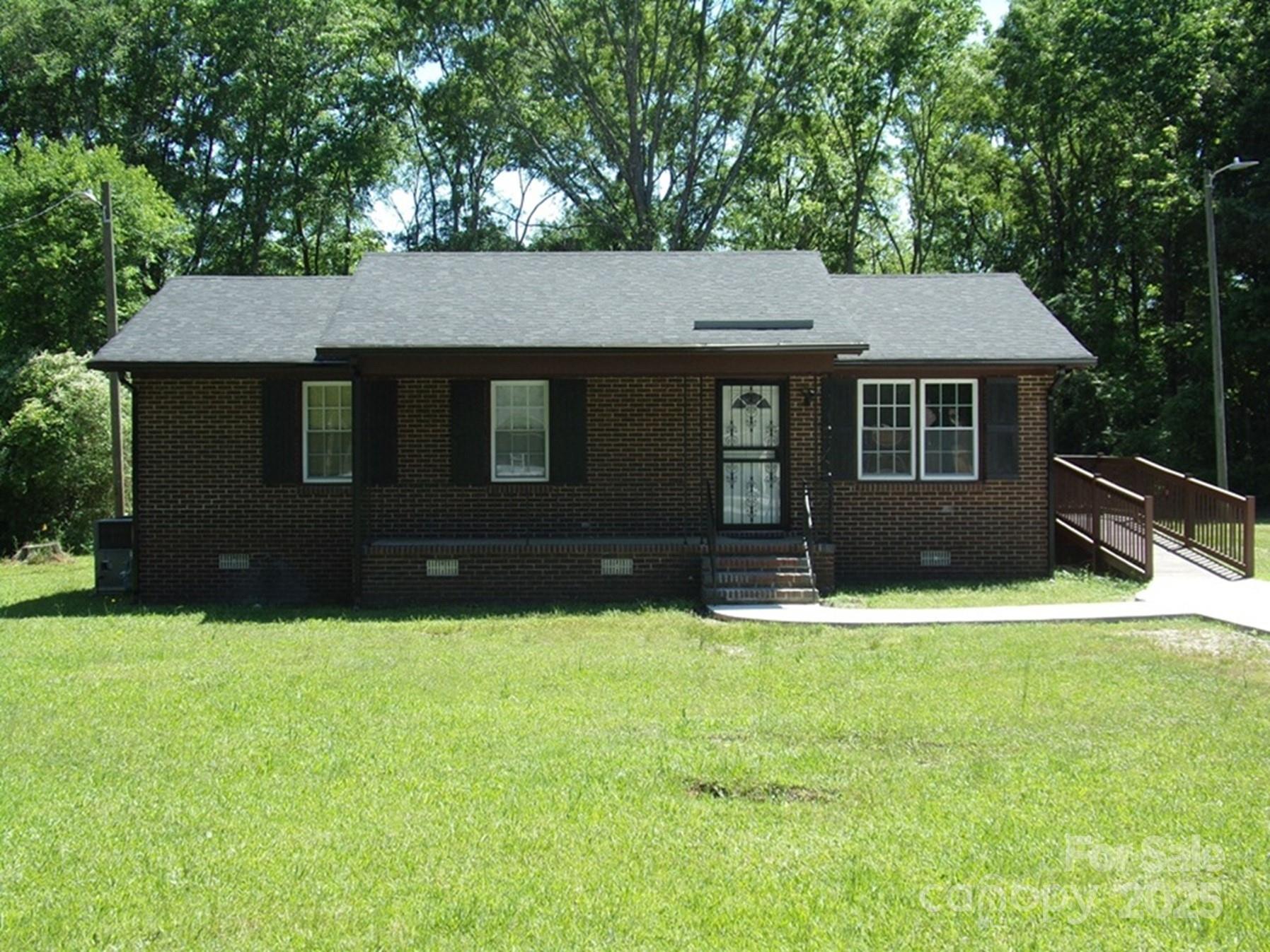 556 Roundtree Circle, Chester, SC