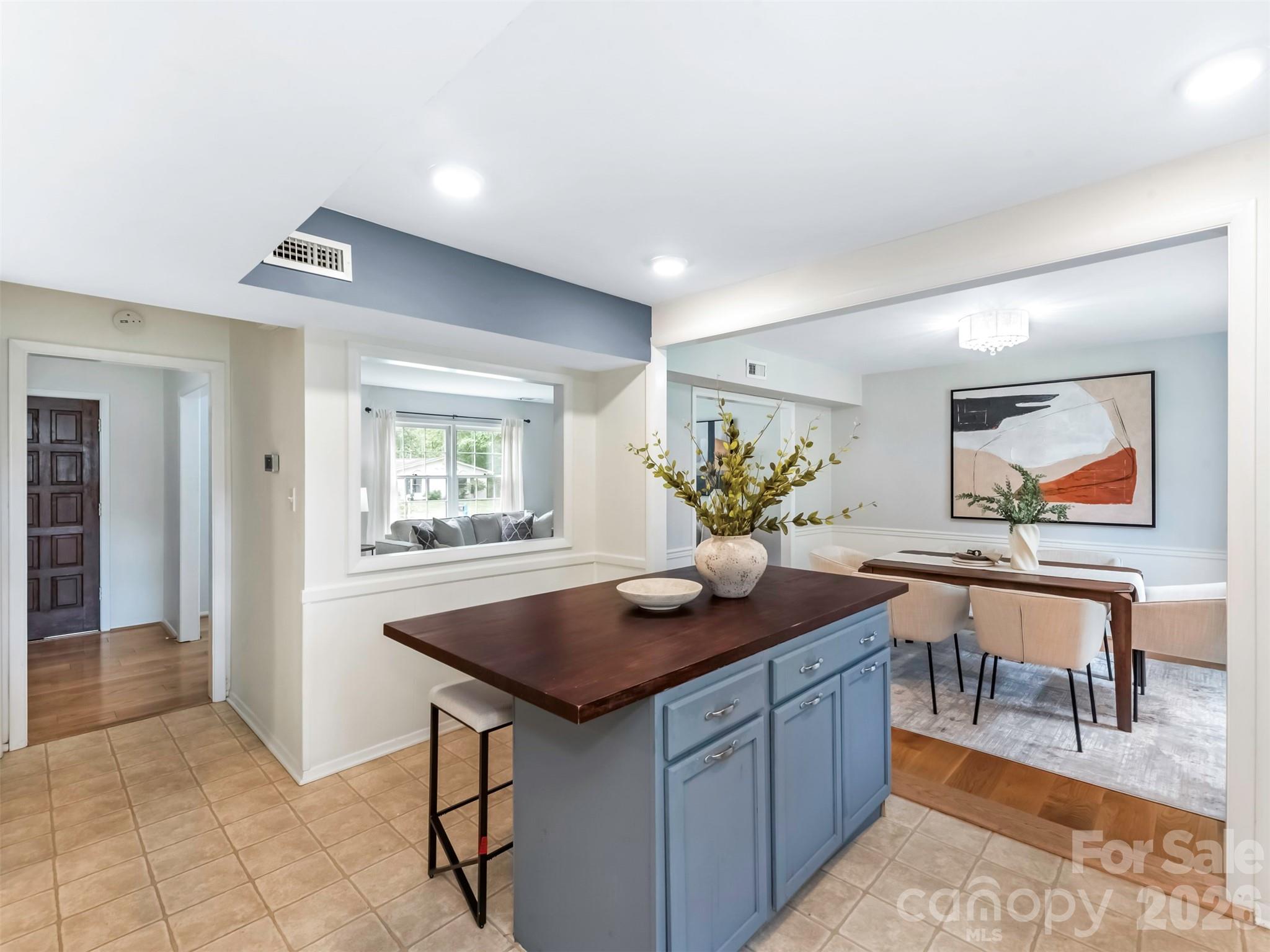 Photo 12 of 1429 Mcilroy Road, Charlotte, NC