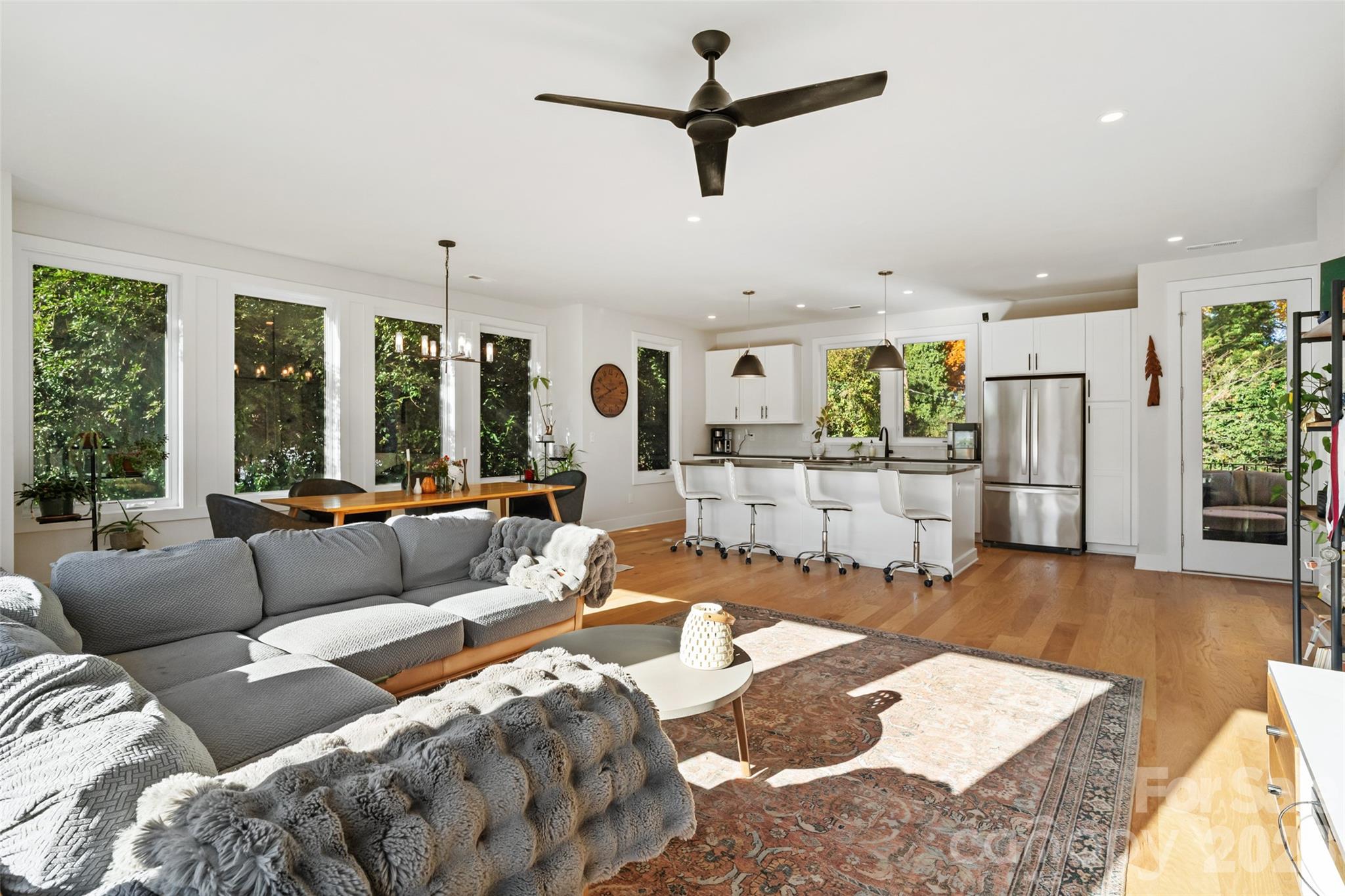 Photo 2 of 1549 Pinecrest Avenue, Charlotte, NC