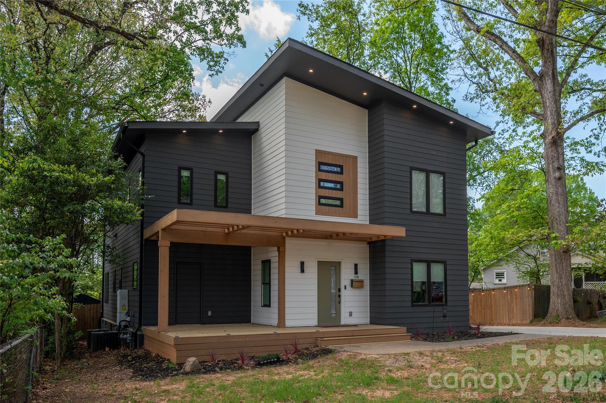 1608 Chippendale Road, Charlotte, NC