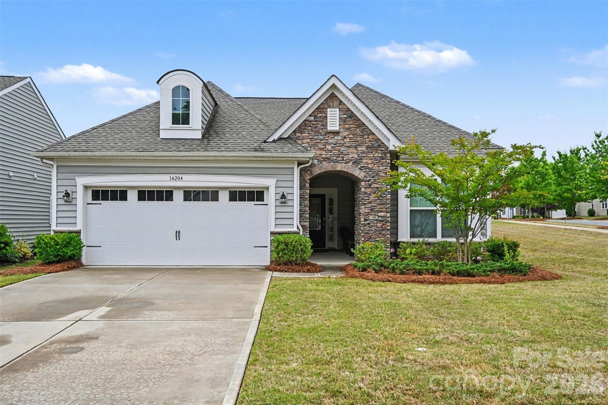 Photo 2 of 14204 Southbridge Forest Drive, Charlotte, NC