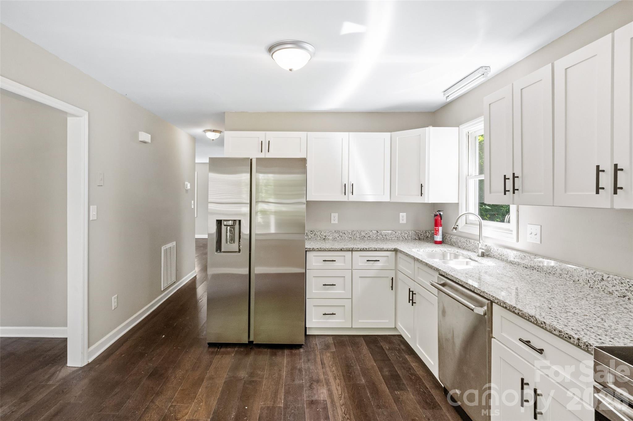 Photo 9 of 5516 Ilford Street, Charlotte, NC