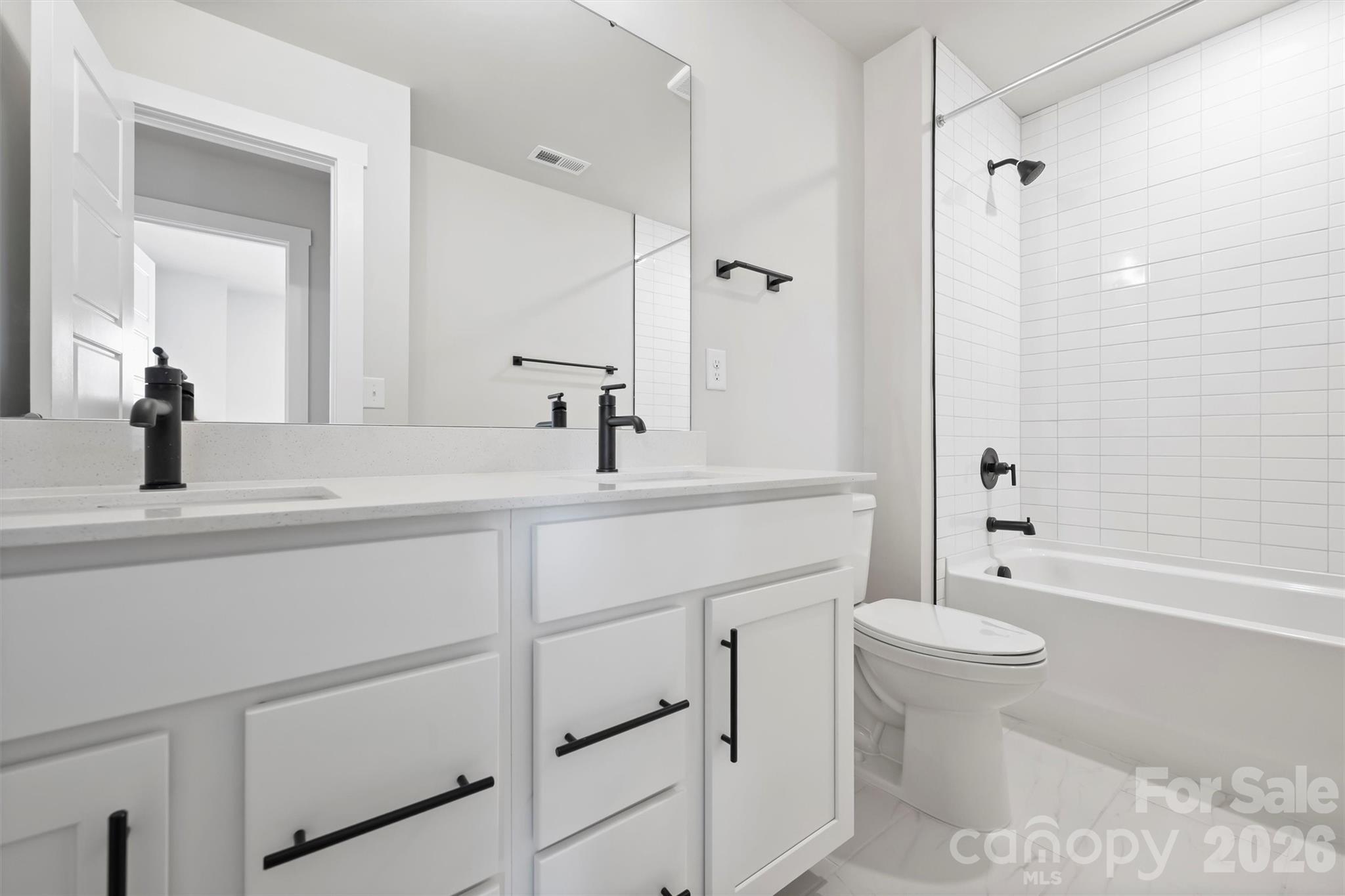 Photo 13 of 8006 Sansom Circle, Charlotte, NC