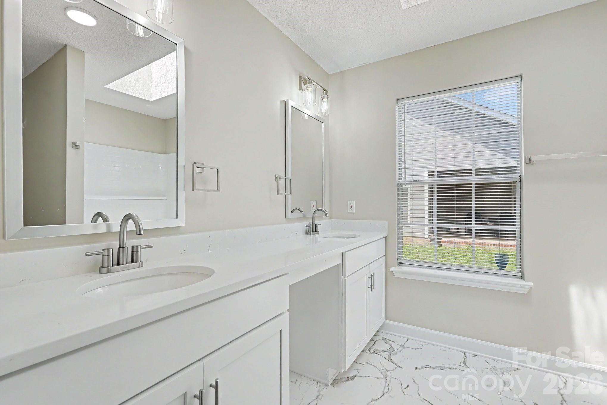 Home for sale at 7518 Prindle Lake Drive, Charlotte, NC — photo 20 of 24
