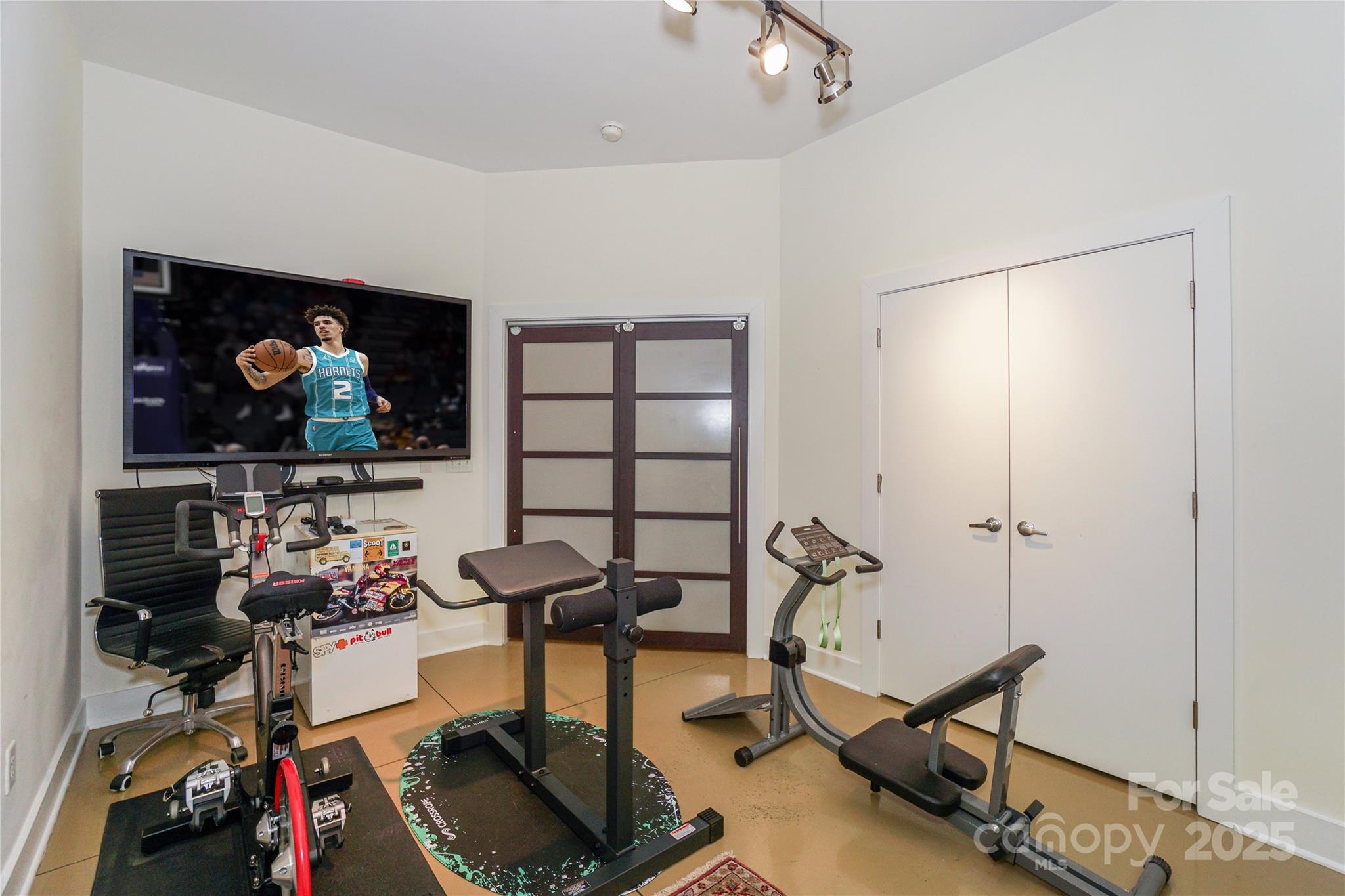 Photo 7 of 929 Westmere Avenue, Charlotte, NC