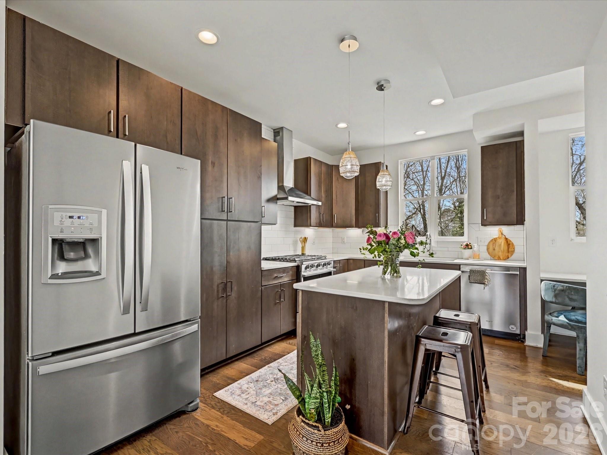 139 S Bruns Avenue, Charlotte, NC - photo 8 of 34
