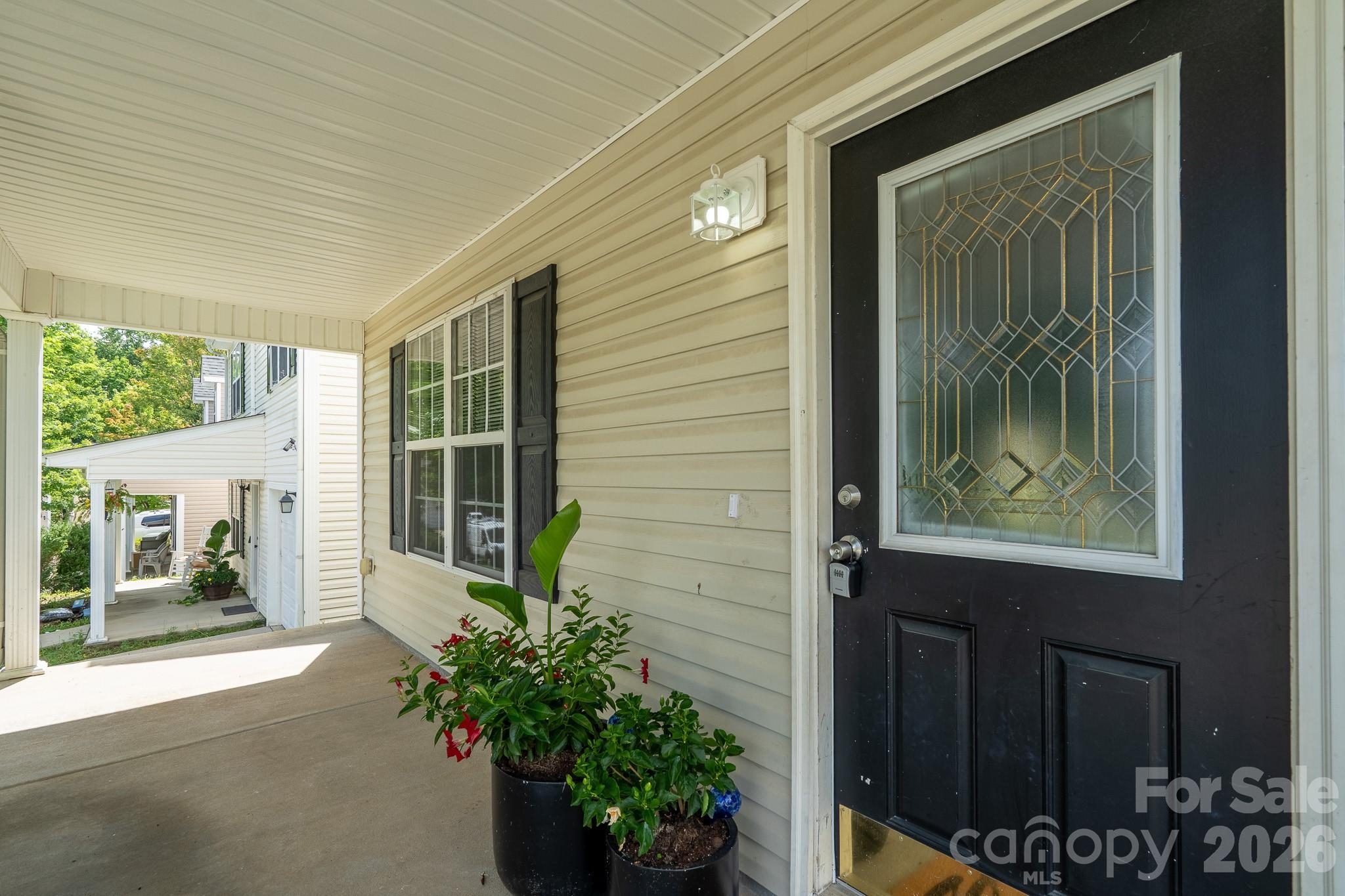 Photo 4 of 8016 Bronze Pike Drive, Charlotte, NC
