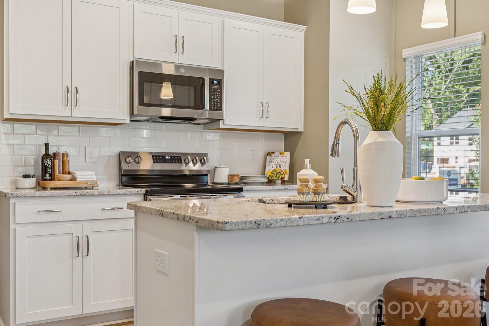 Photo 11 of 4636 Lakeview Road, Charlotte, NC