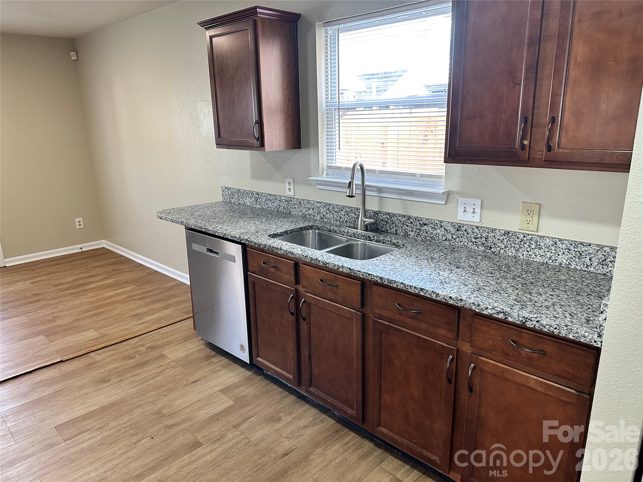 3042 Meadow Knoll Drive, Charlotte, NC - photo 9 of 21